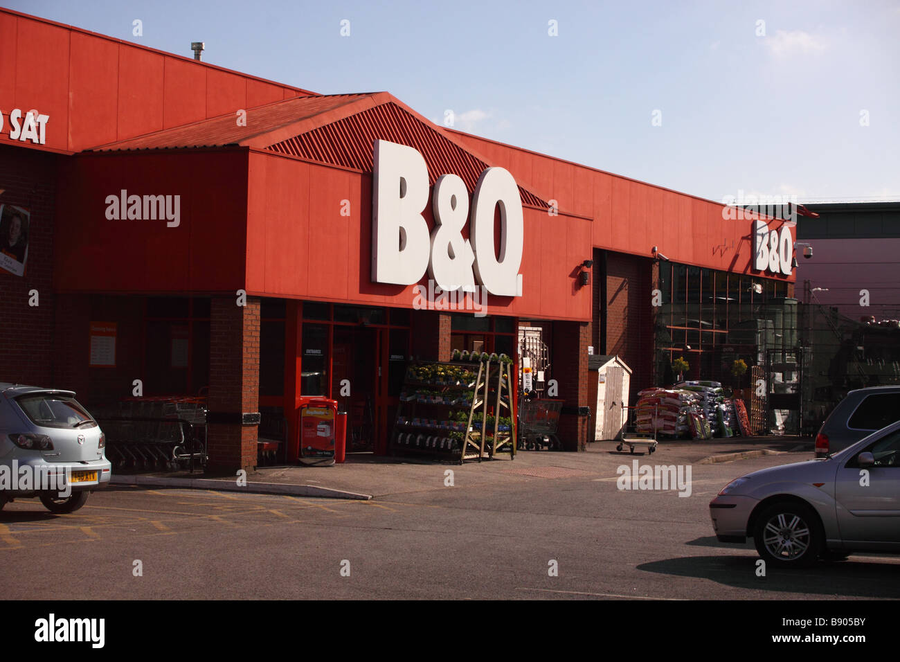 B and q logo hi-res stock photography and images - Alamy