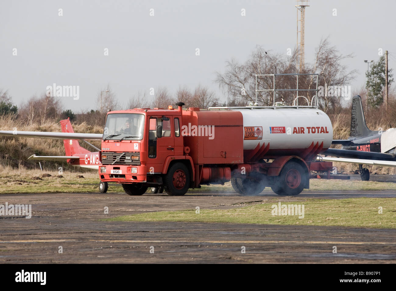 Refueling tanker hi-res stock photography and images - Alamy
