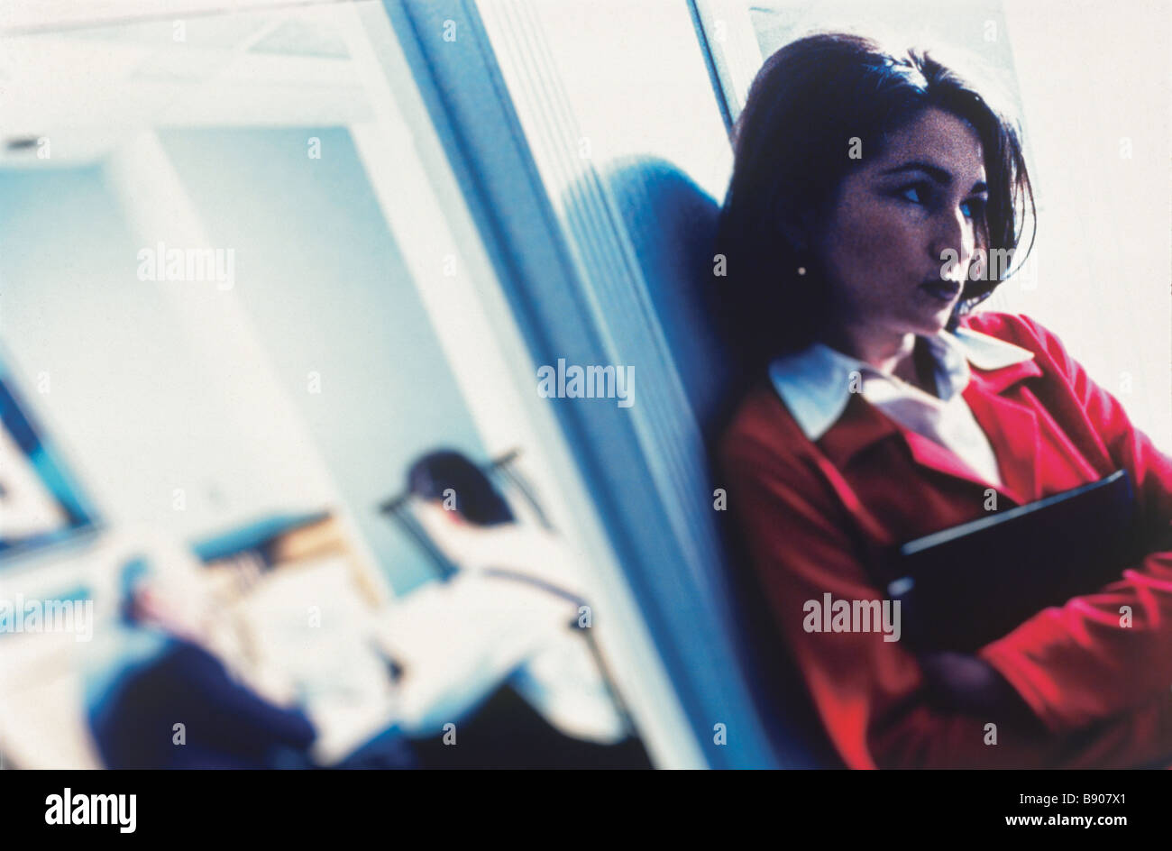 People waiting outside office hi-res stock photography and images - Alamy