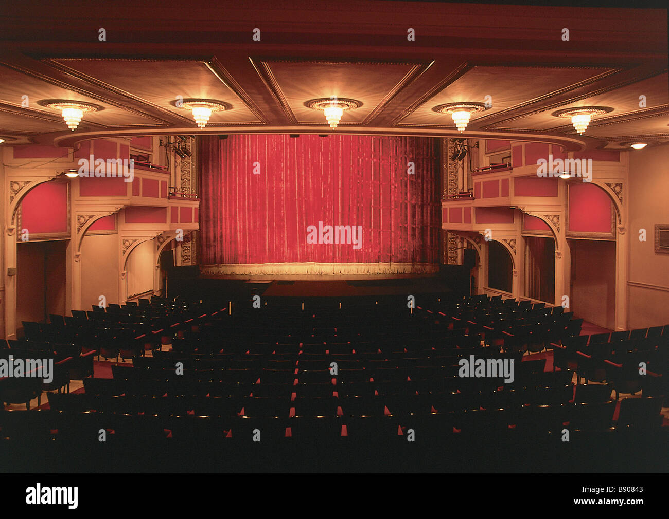 Old fashioned movie theatre hi-res stock photography and images - Alamy