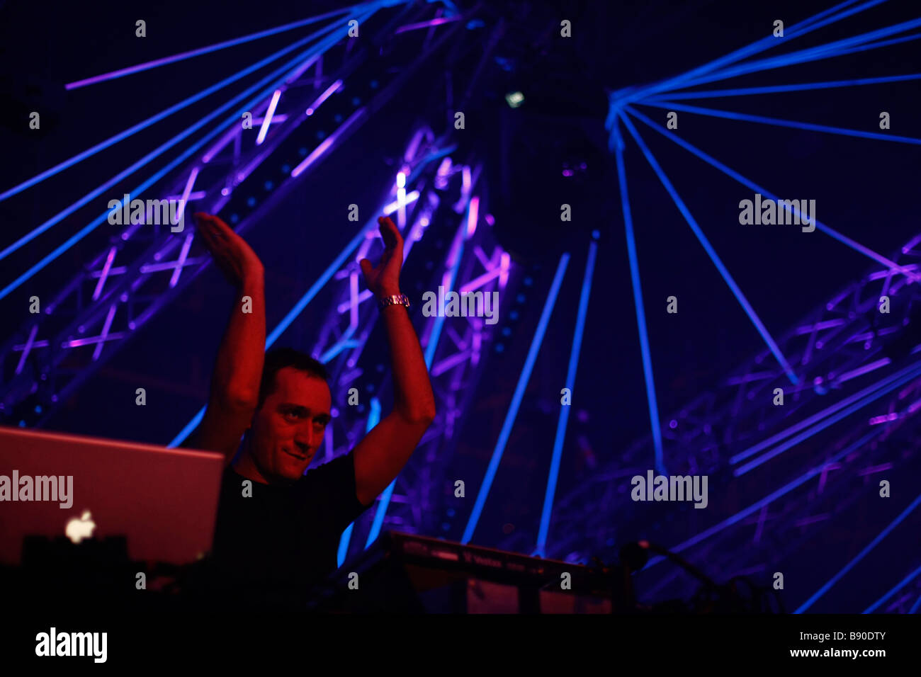 Live performance of DJ Paul van Dyk at Trance Energy 2009 in the ...