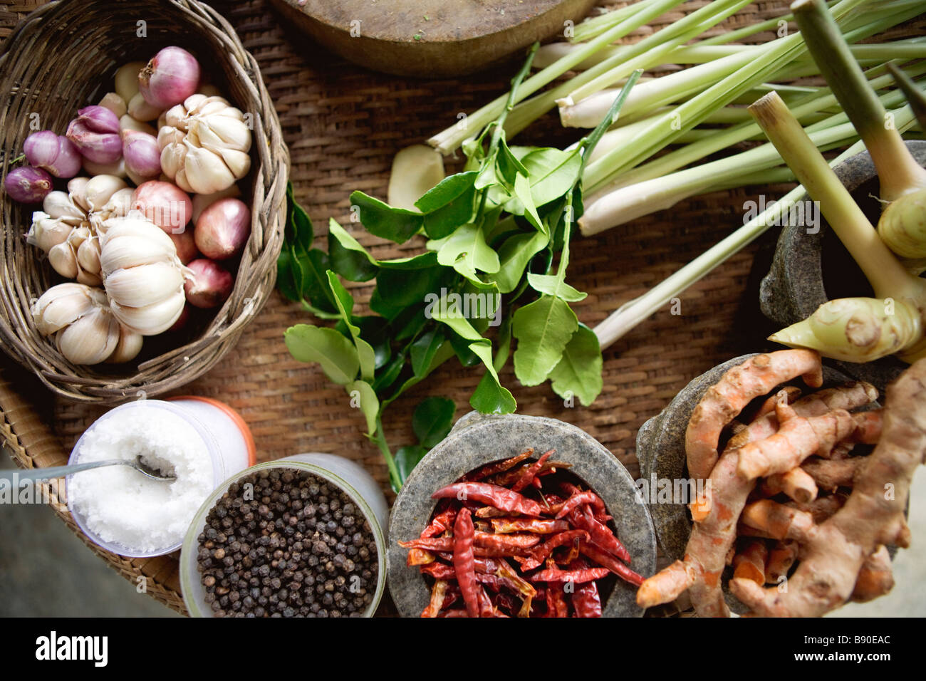 Vegetables garlic and chilli Stock Photo - Alamy