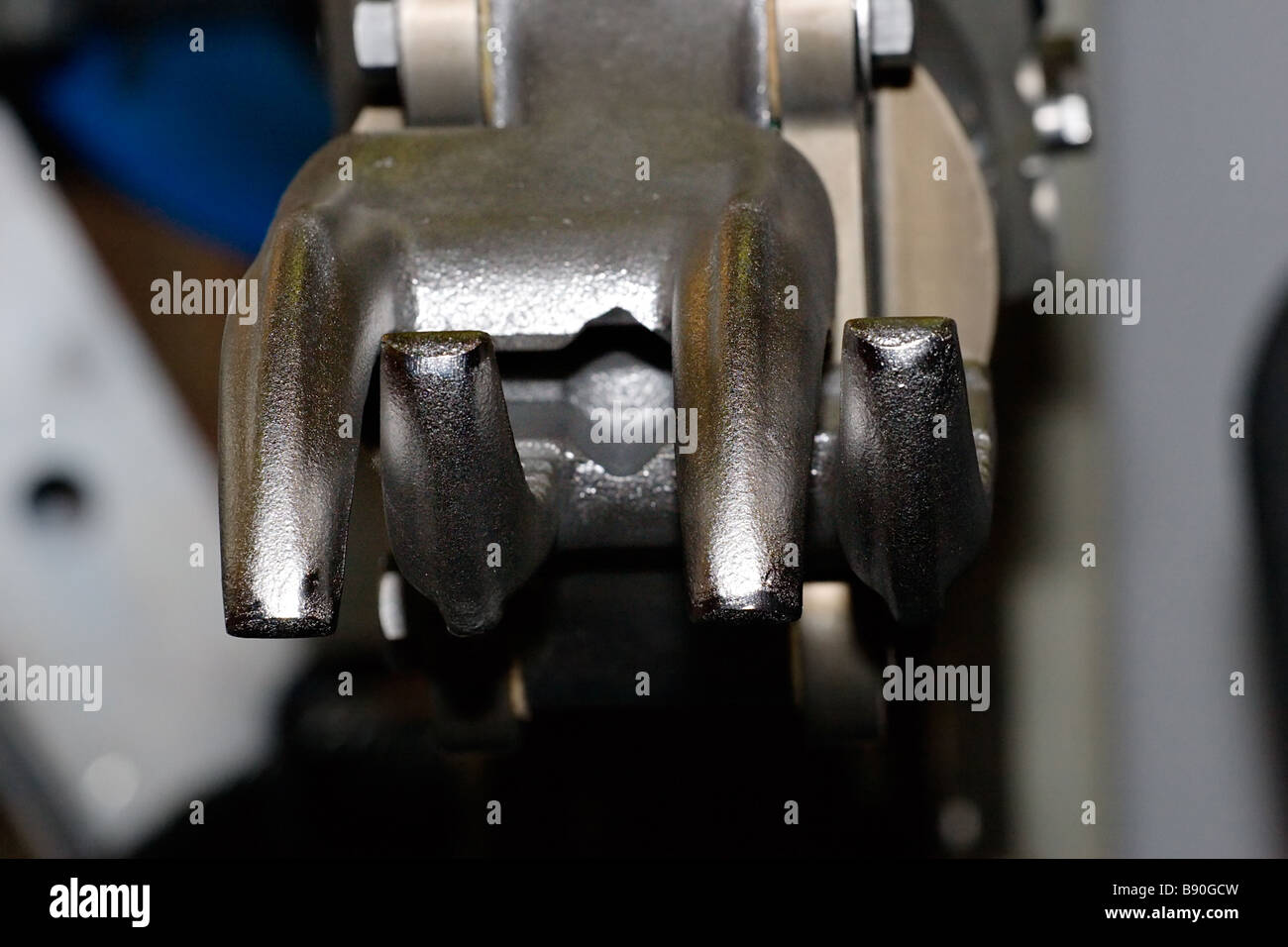 metal claw of big industrial machine Stock Photo - Alamy