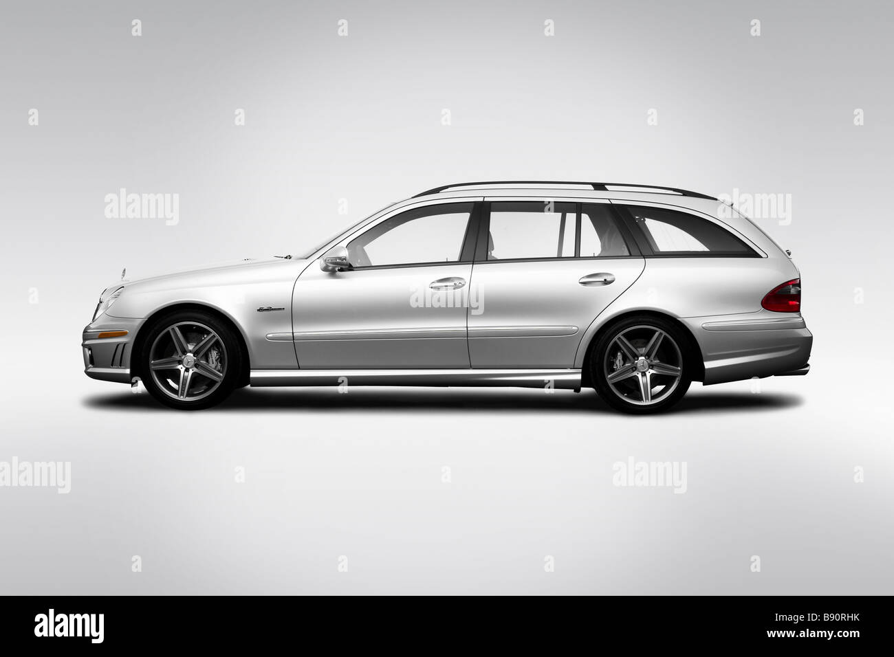 Mercedes benz station wagon hi-res stock photography and images - Alamy