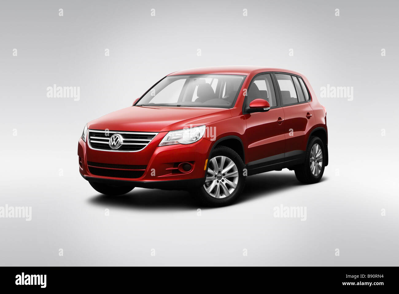 Volkswagen tiguan 2009 hi-res stock photography and images - Alamy