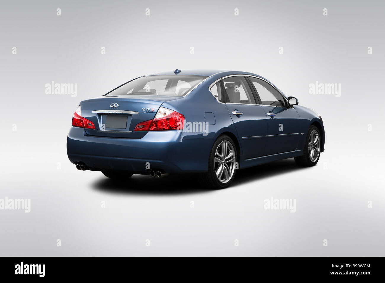 Infiniti hi-res stock photography and images - Alamy
