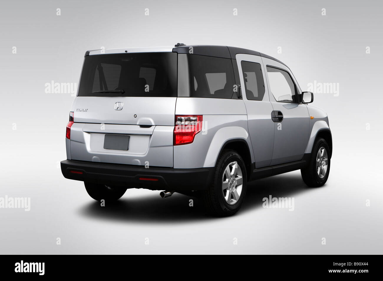 2009 Honda Element EX in Silver - Rear angle view Stock Photo - Alamy