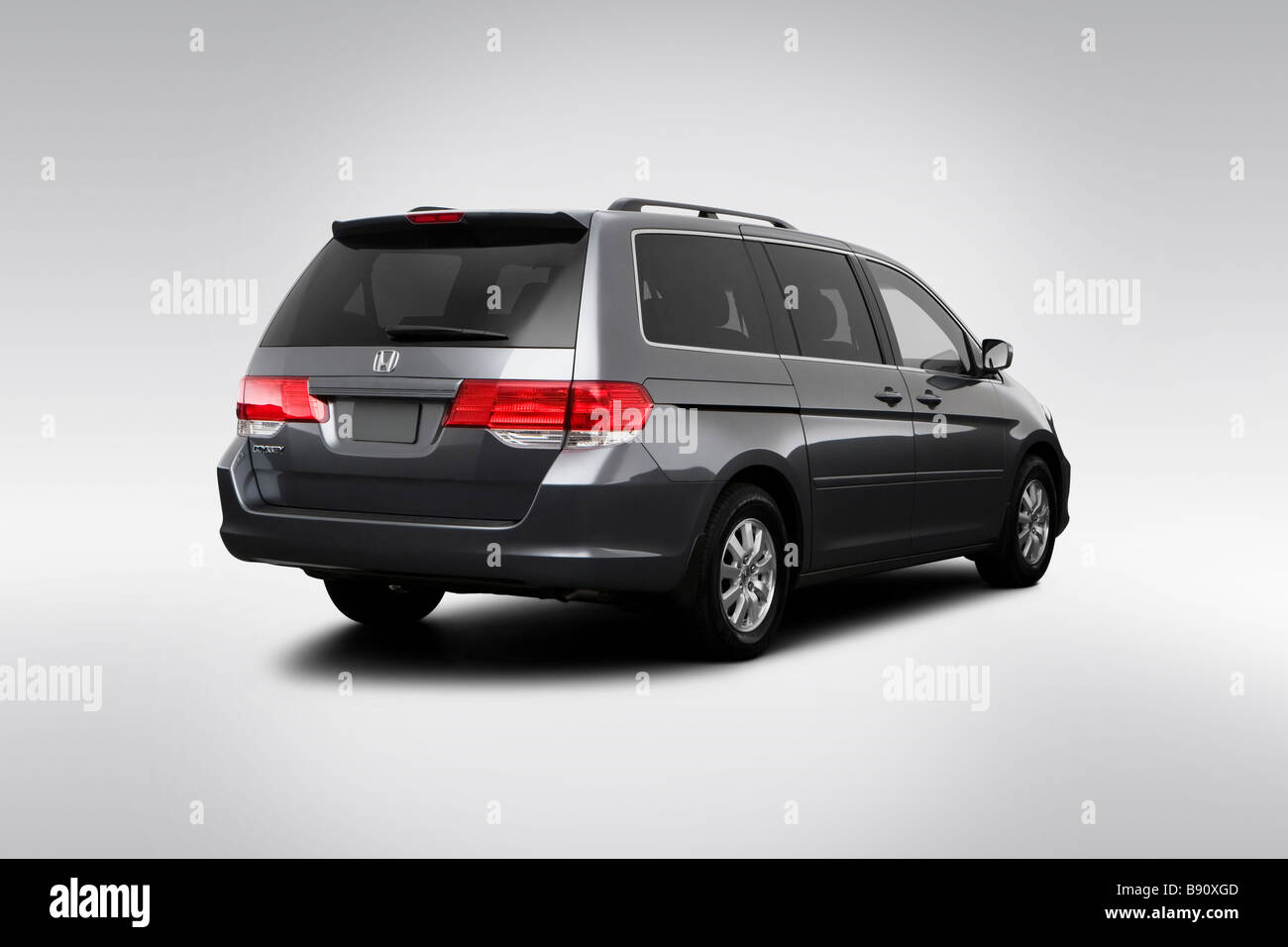 2009 Honda Odyssey EX in Gray - Rear angle view Stock Photo - Alamy