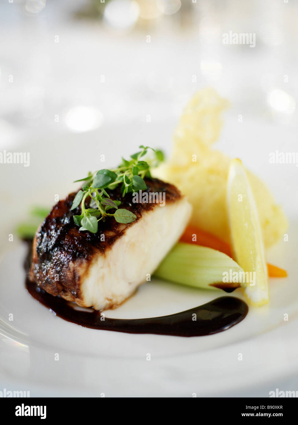 Plate dishing up hi-res stock photography and images - Alamy