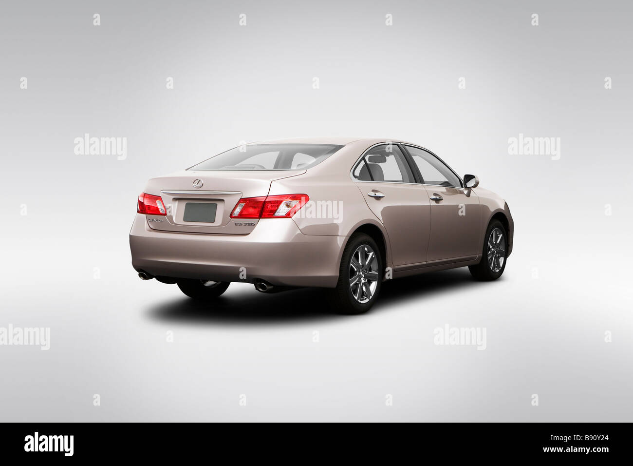 2009 Lexus ES ES350 in Gray - Rear angle view Stock Photo - Alamy