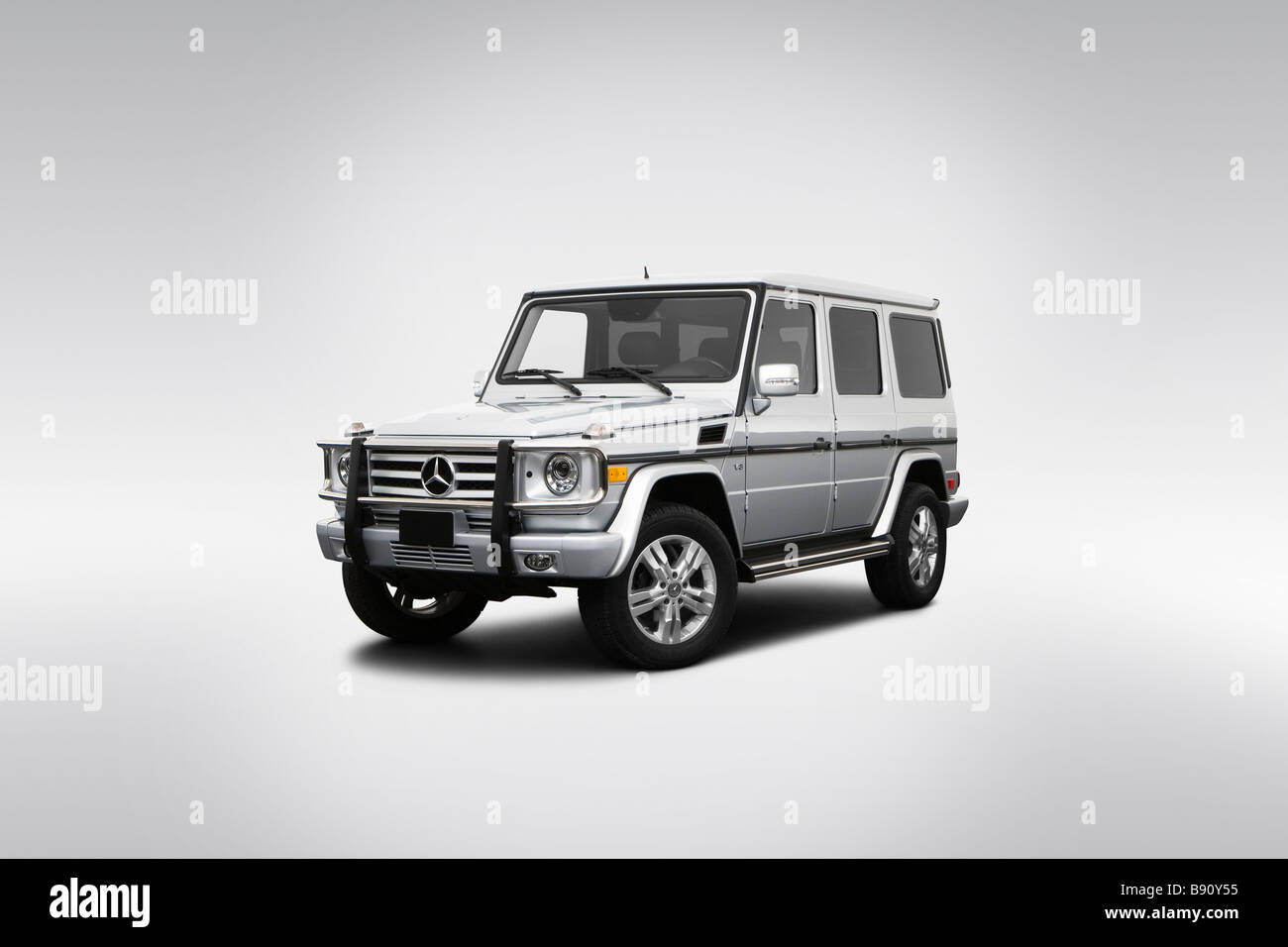 Mercedes g class side view hi-res stock photography and images - Alamy