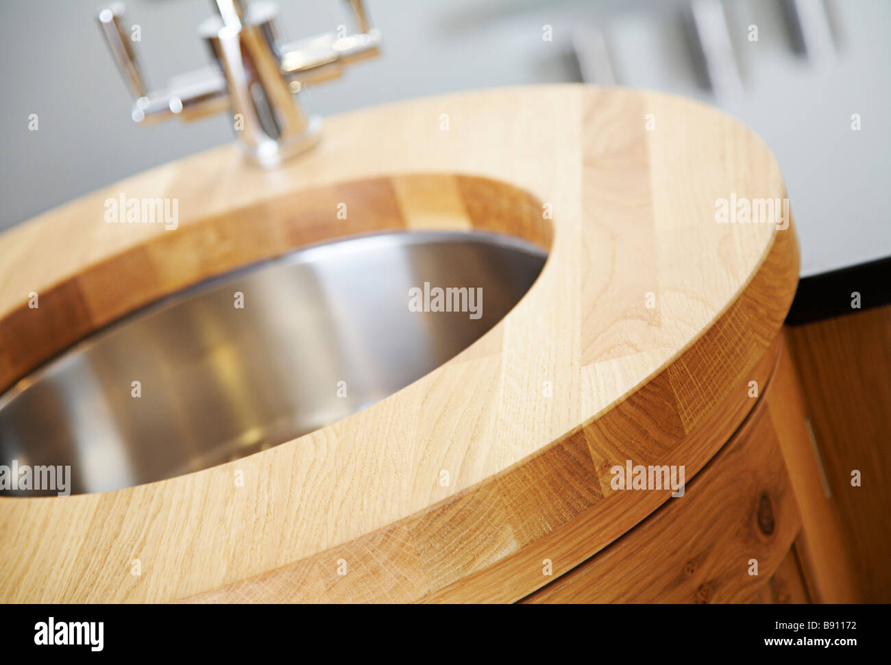 A circular kitchen sink Stock Photo - Alamy