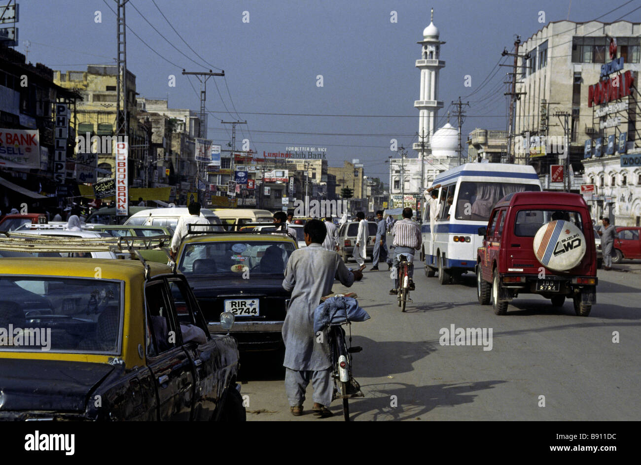 traffic on the streets of Rawalpindi Pakistan Stock Photo - Alamy
