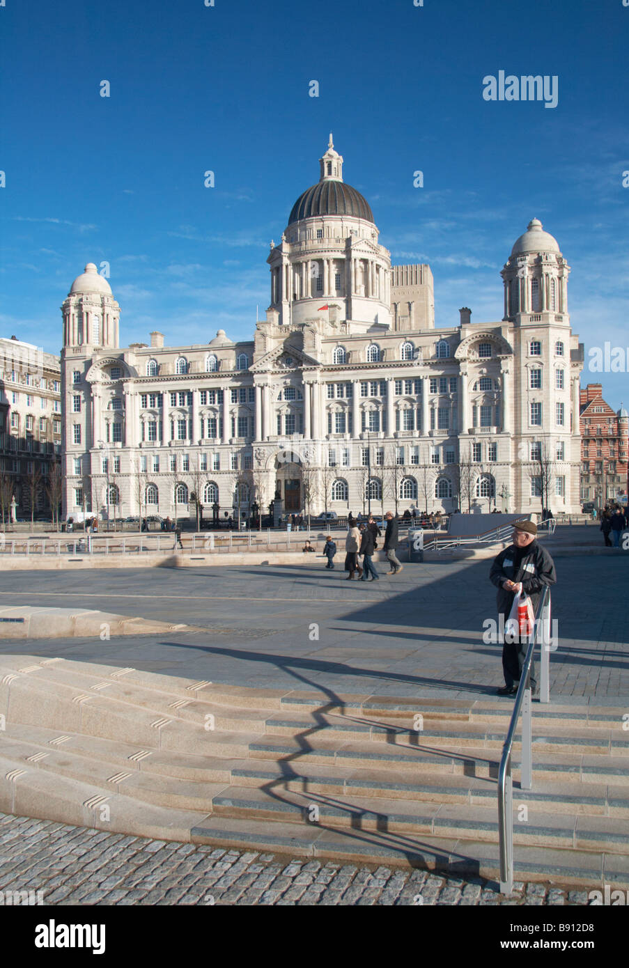 Pier one building hi-res stock photography and images - Alamy