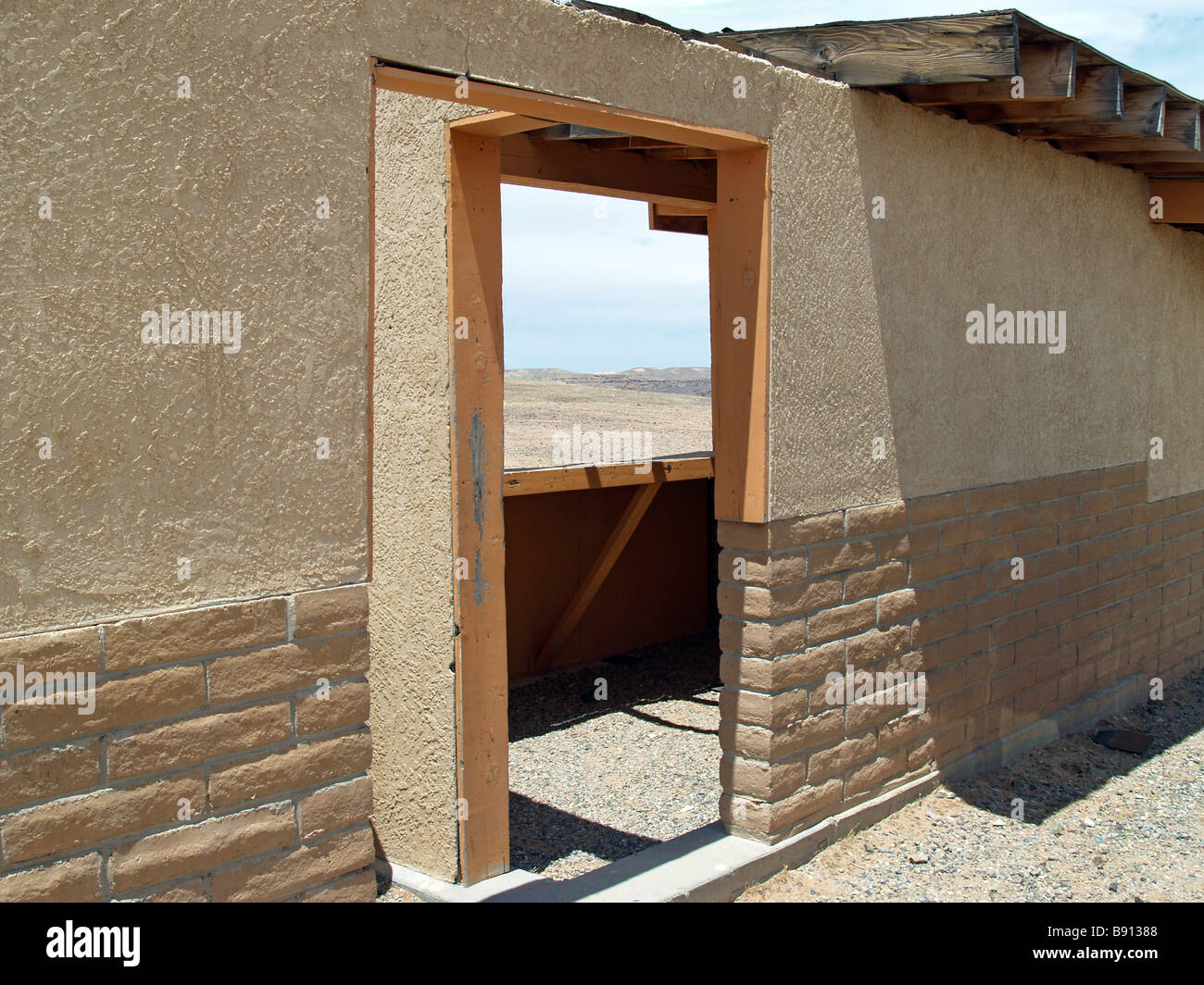 An open outside door in the desert Stock Photo - Alamy