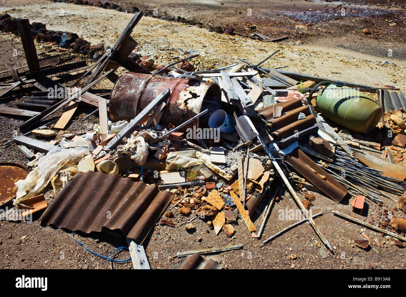 Pile of debris hi-res stock photography and images - Alamy