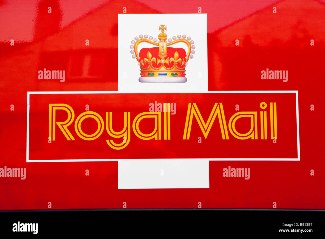 Royal mail logo hi-res stock photography and images - Alamy