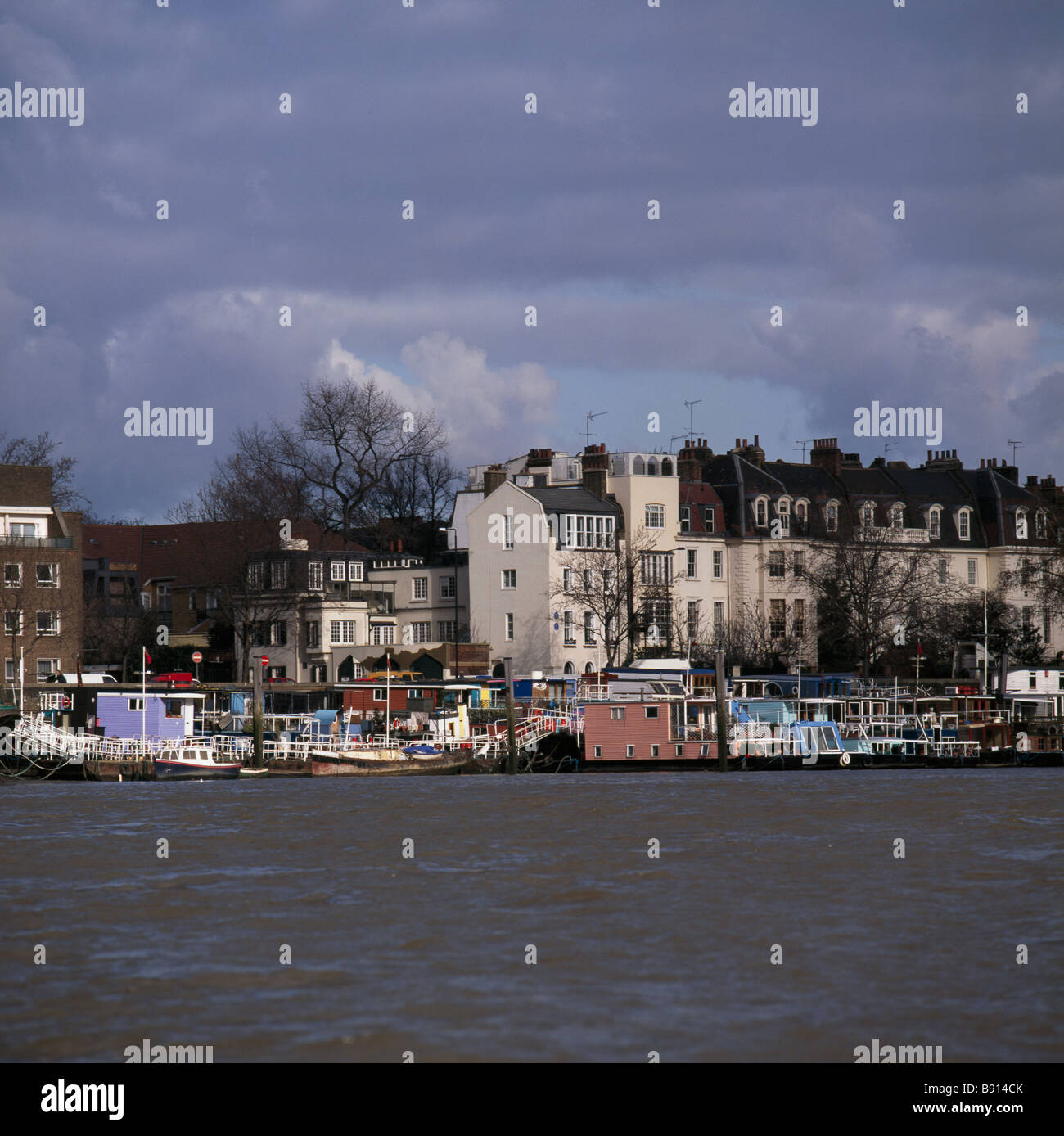 Chelsea houseboats hi-res stock photography and images - Alamy