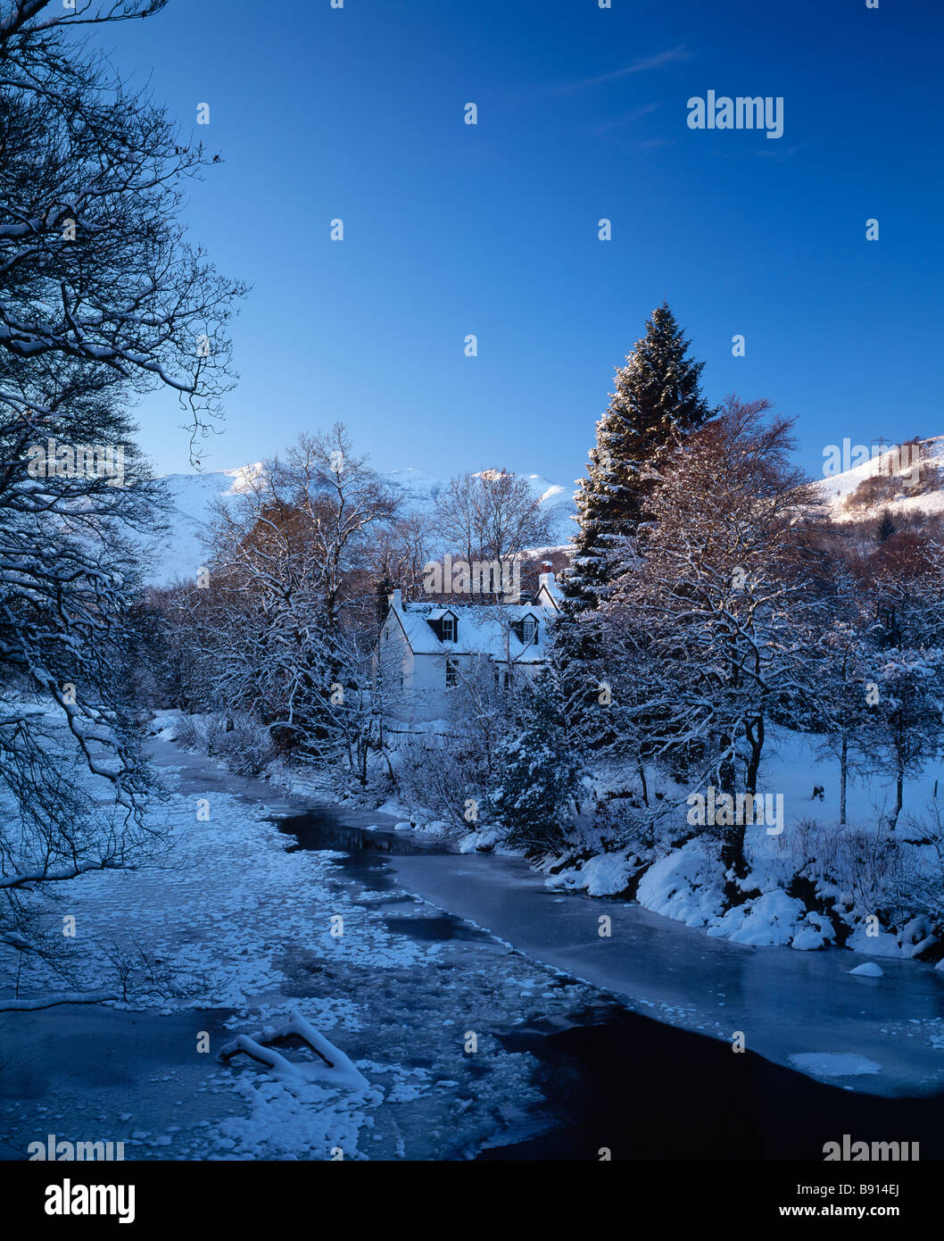 Dalmally village hi-res stock photography and images - Alamy