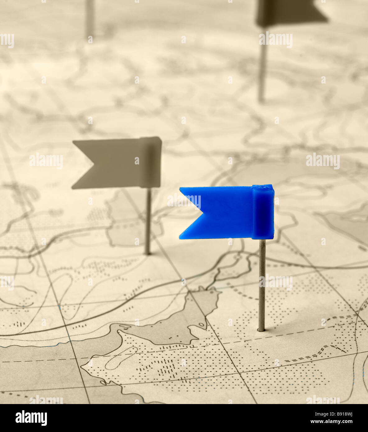 Flag a pin A label on a planimetric map Stock Photo - Alamy