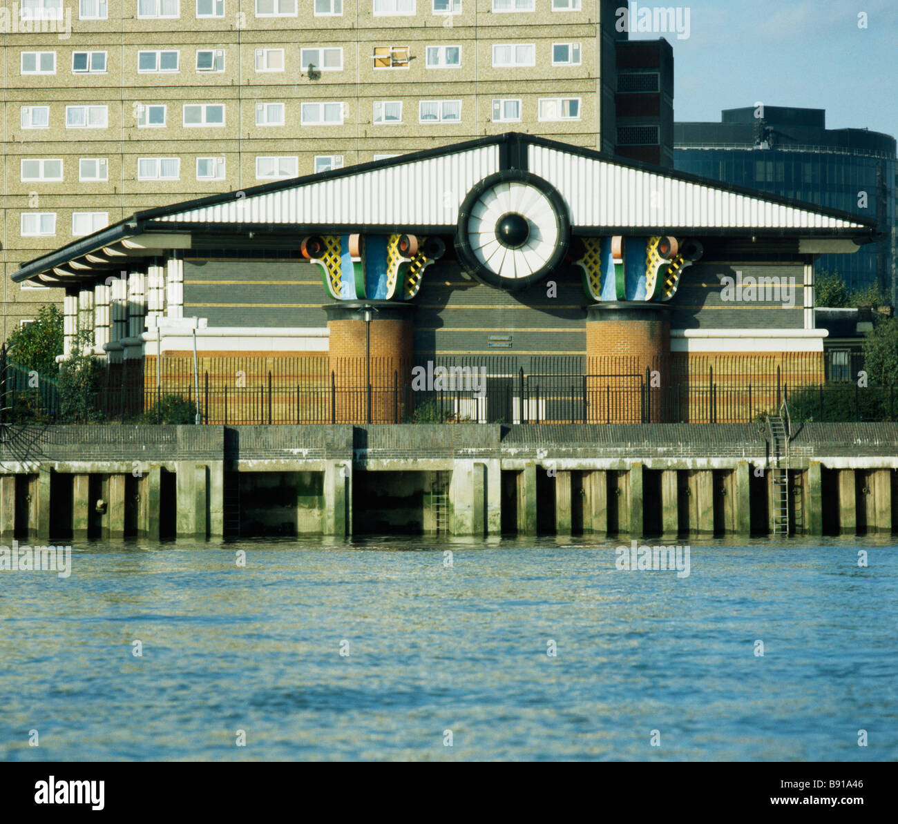 Isle of Dogs Pumping Station river Thames, London Stock Photo - Alamy