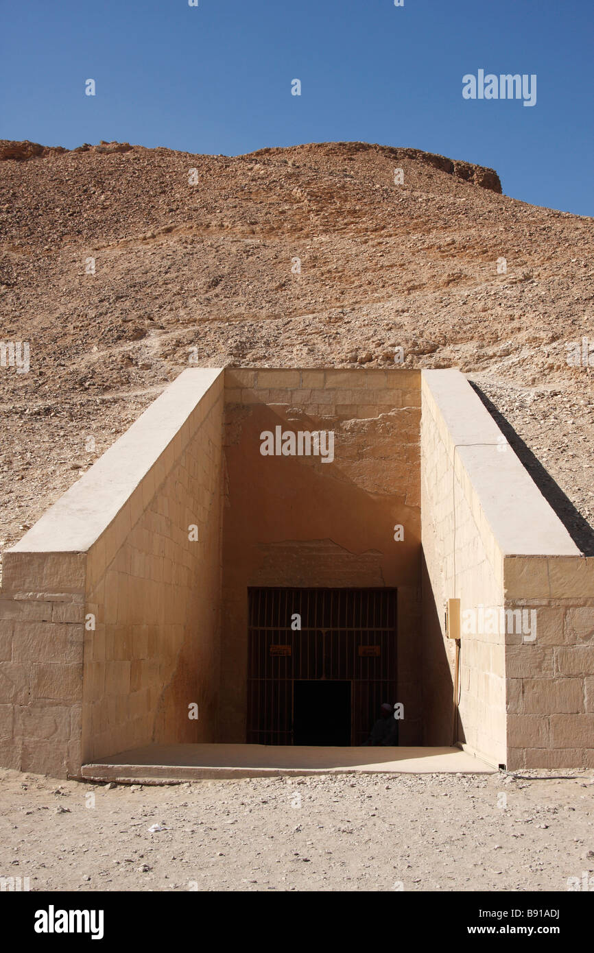 Entrance tomb valley kings luxor hi-res stock photography and images ...