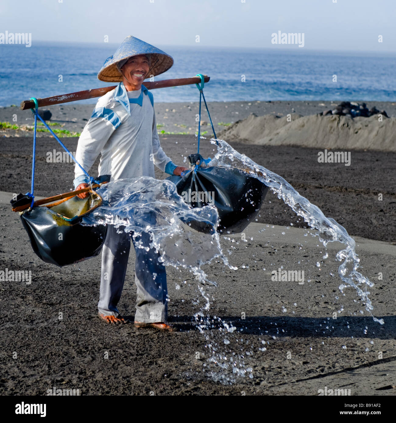 Salt making tradition hi-res stock photography and images - Alamy