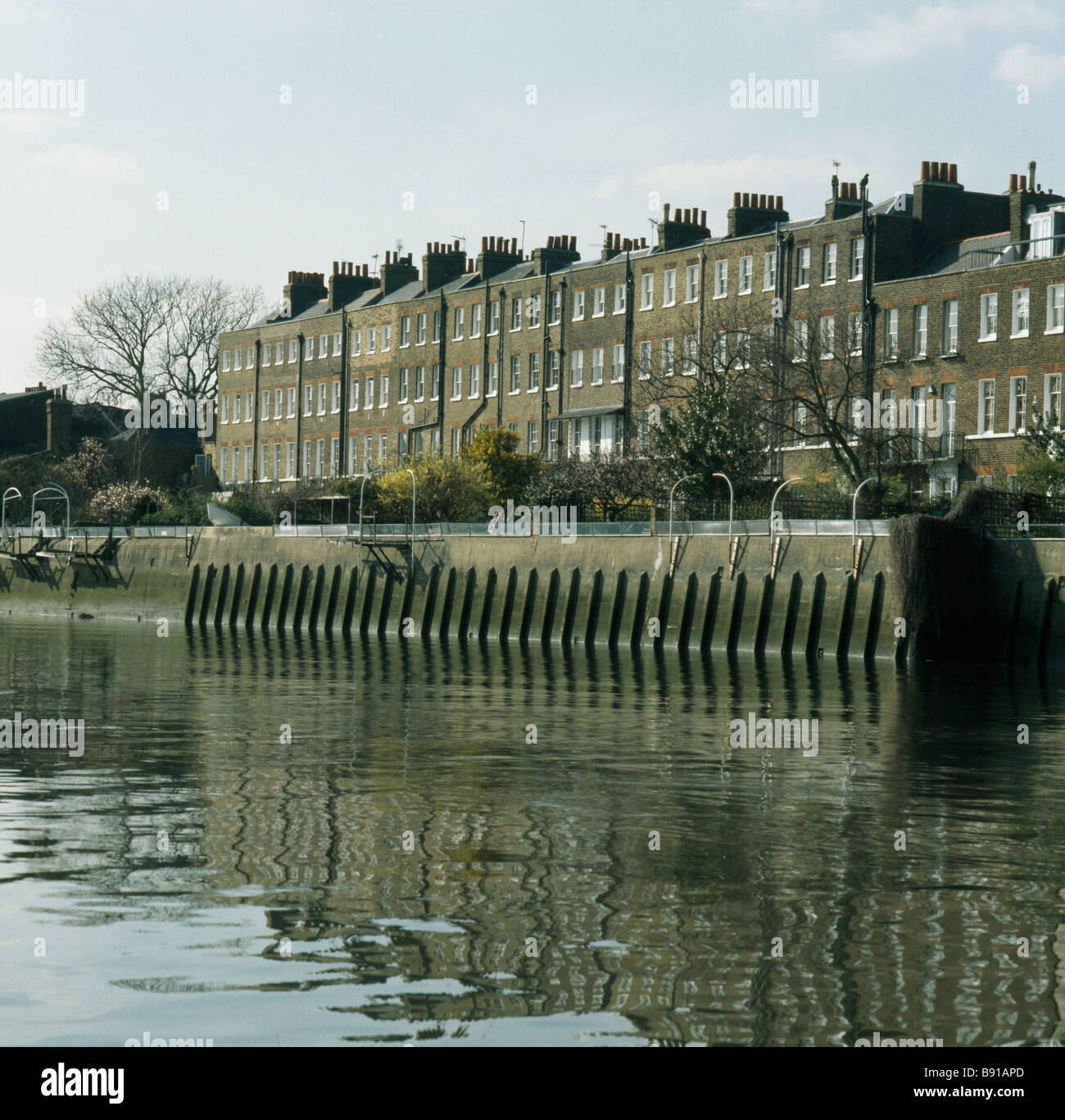 Hammersmith Terrace overlooking river Thames, London Stock Photo - Alamy