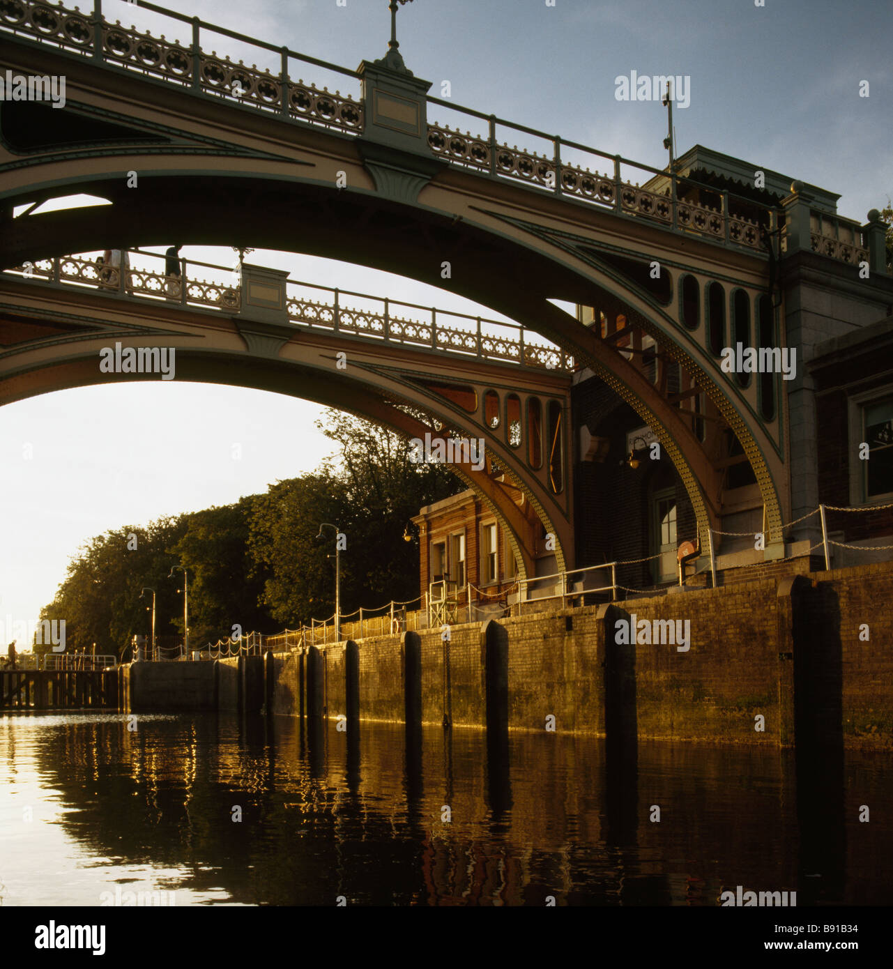 Richmond weir hi-res stock photography and images - Alamy