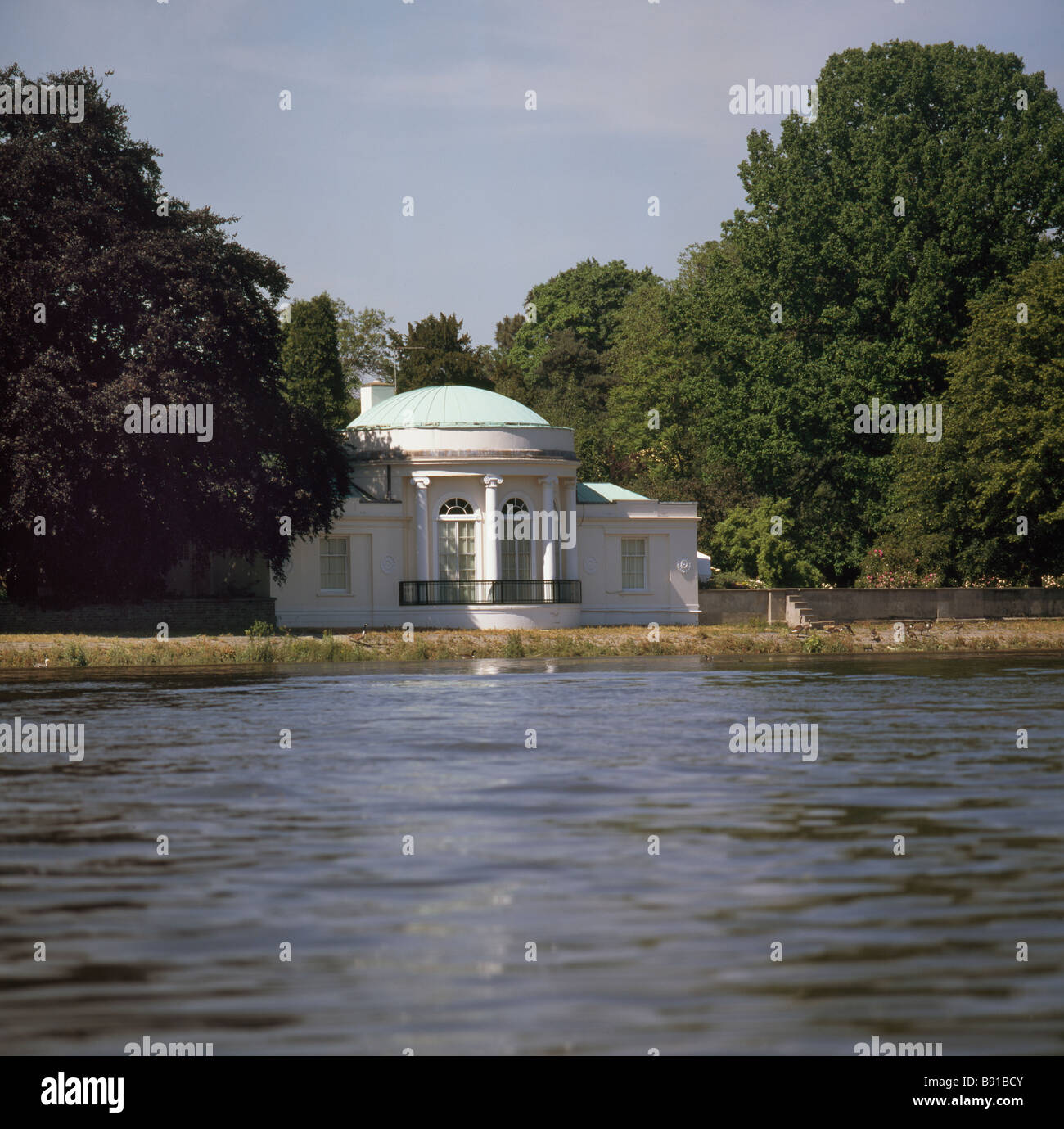 Syon park pavilion boathouse hi-res stock photography and images - Alamy