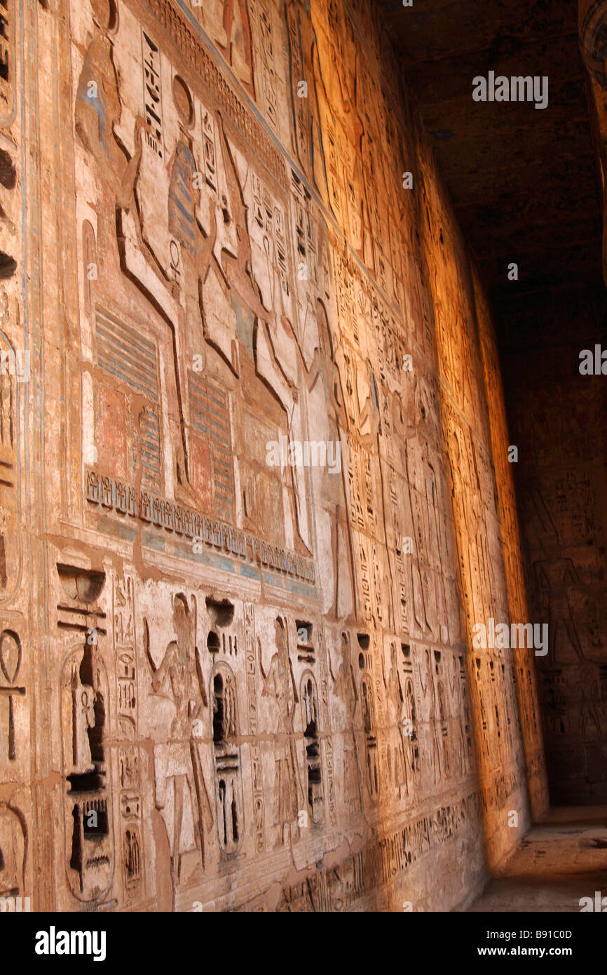 Egyptian hieroglyph sun High Resolution Stock Photography and Images ...