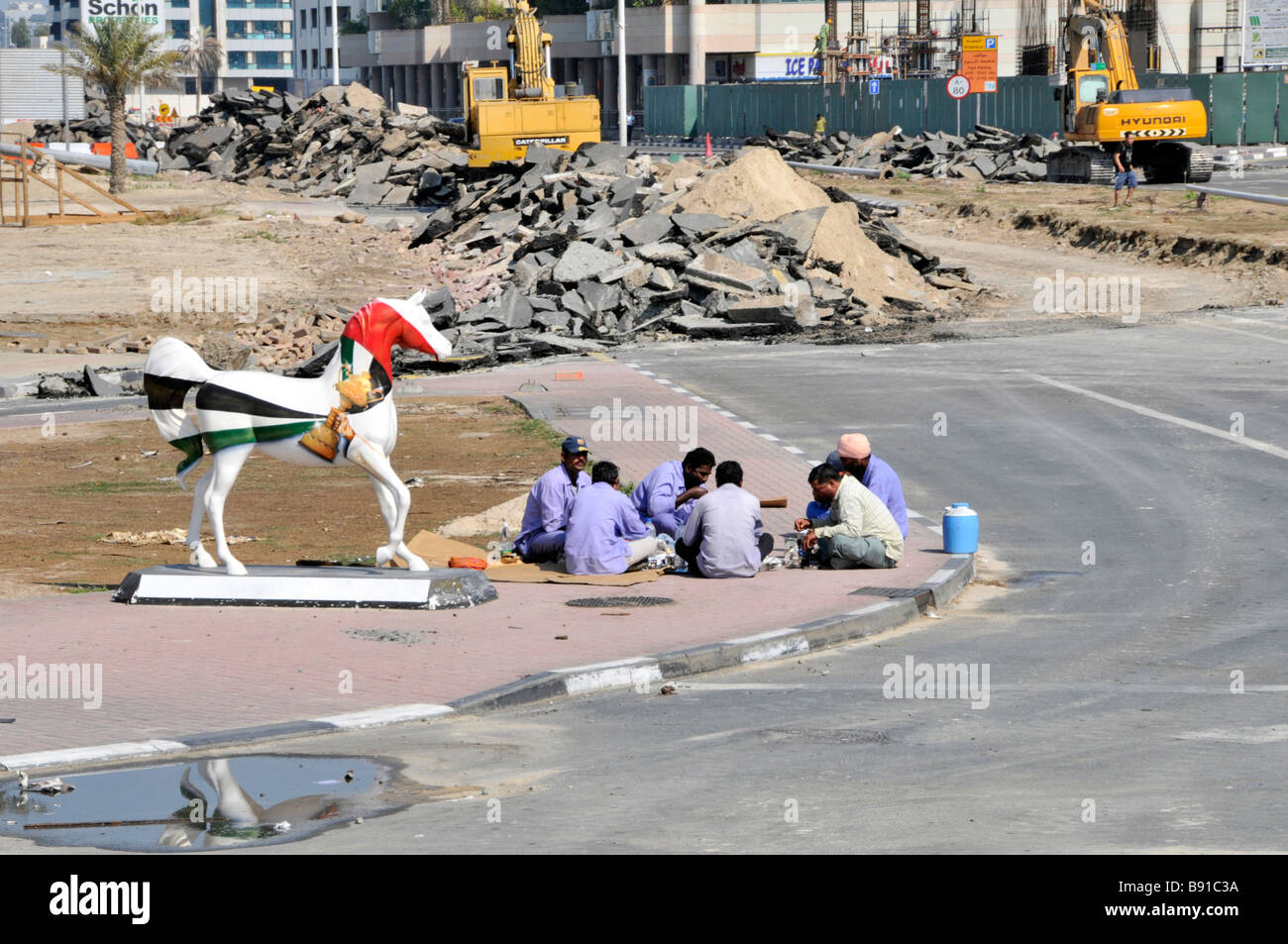 Dubai Construction Worker High Resolution Stock Photography and Images ...