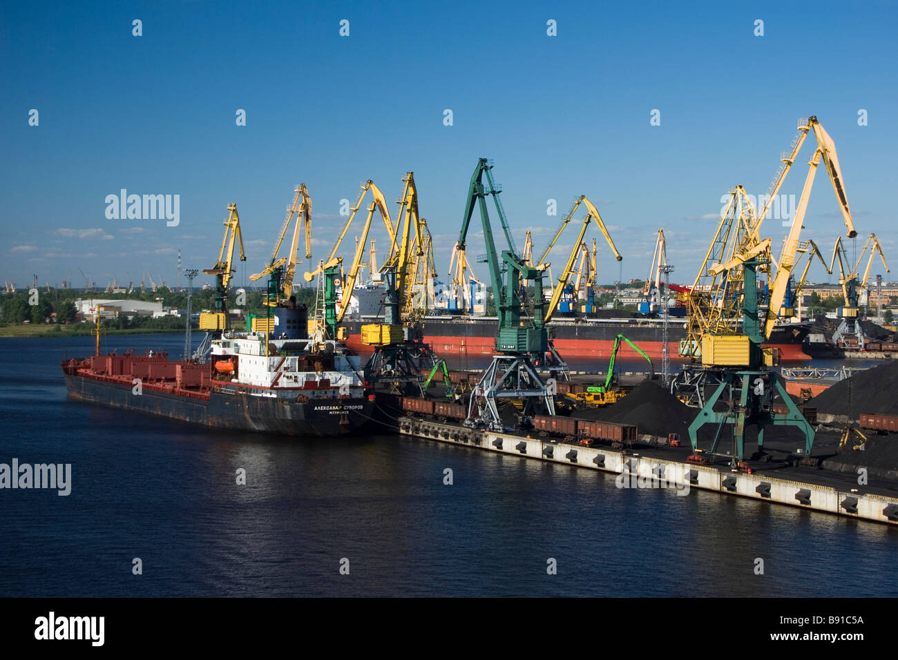 Bulk solids handling hi-res stock photography and images - Alamy