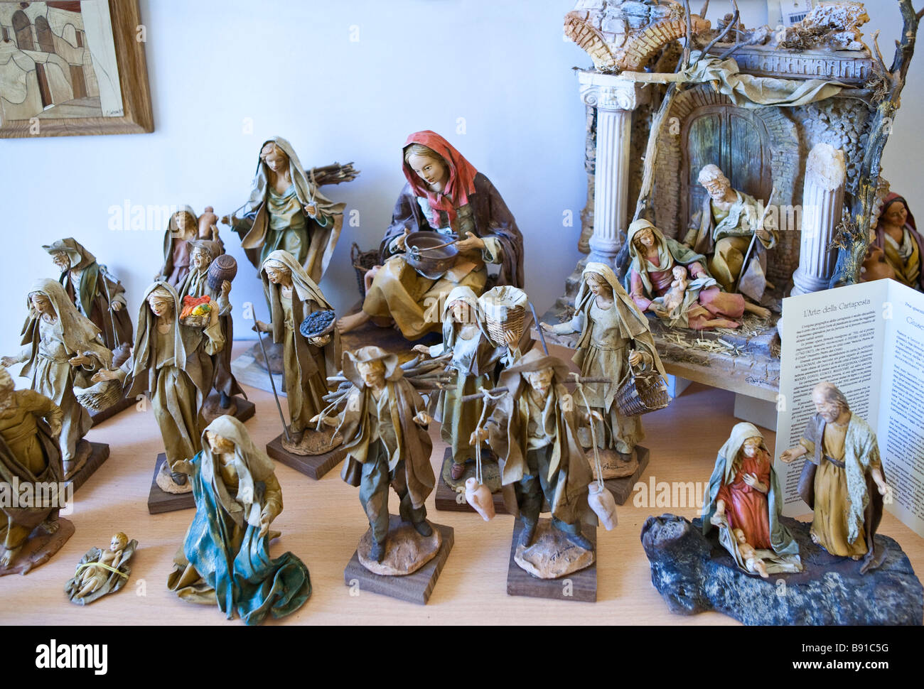 Italy Gallipoli the typical paper pulp handicrafts Stock Photo - Alamy