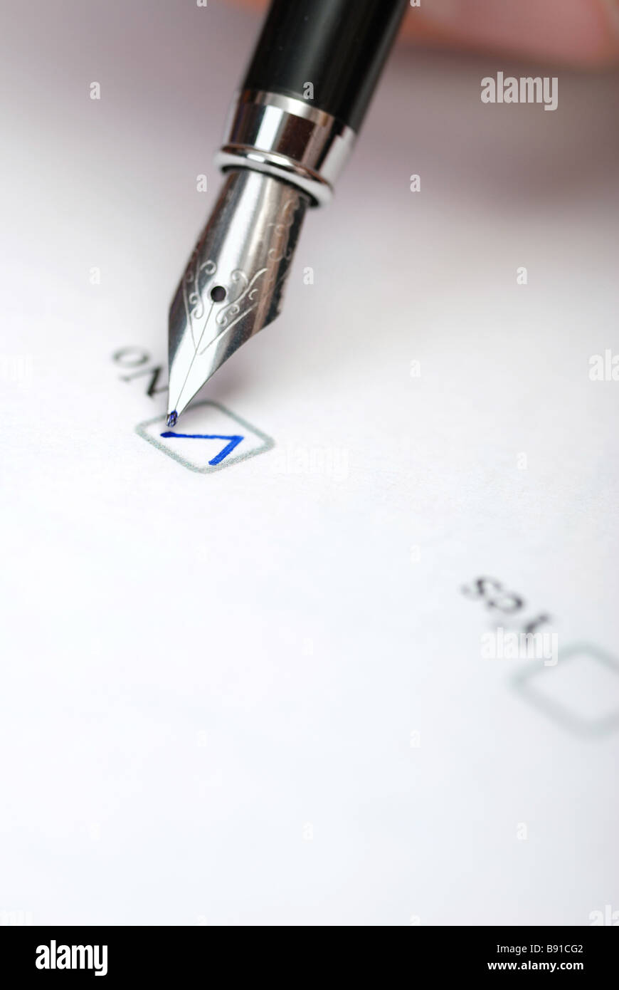 The questionnaire The form for filling yes or no Stock Photo - Alamy