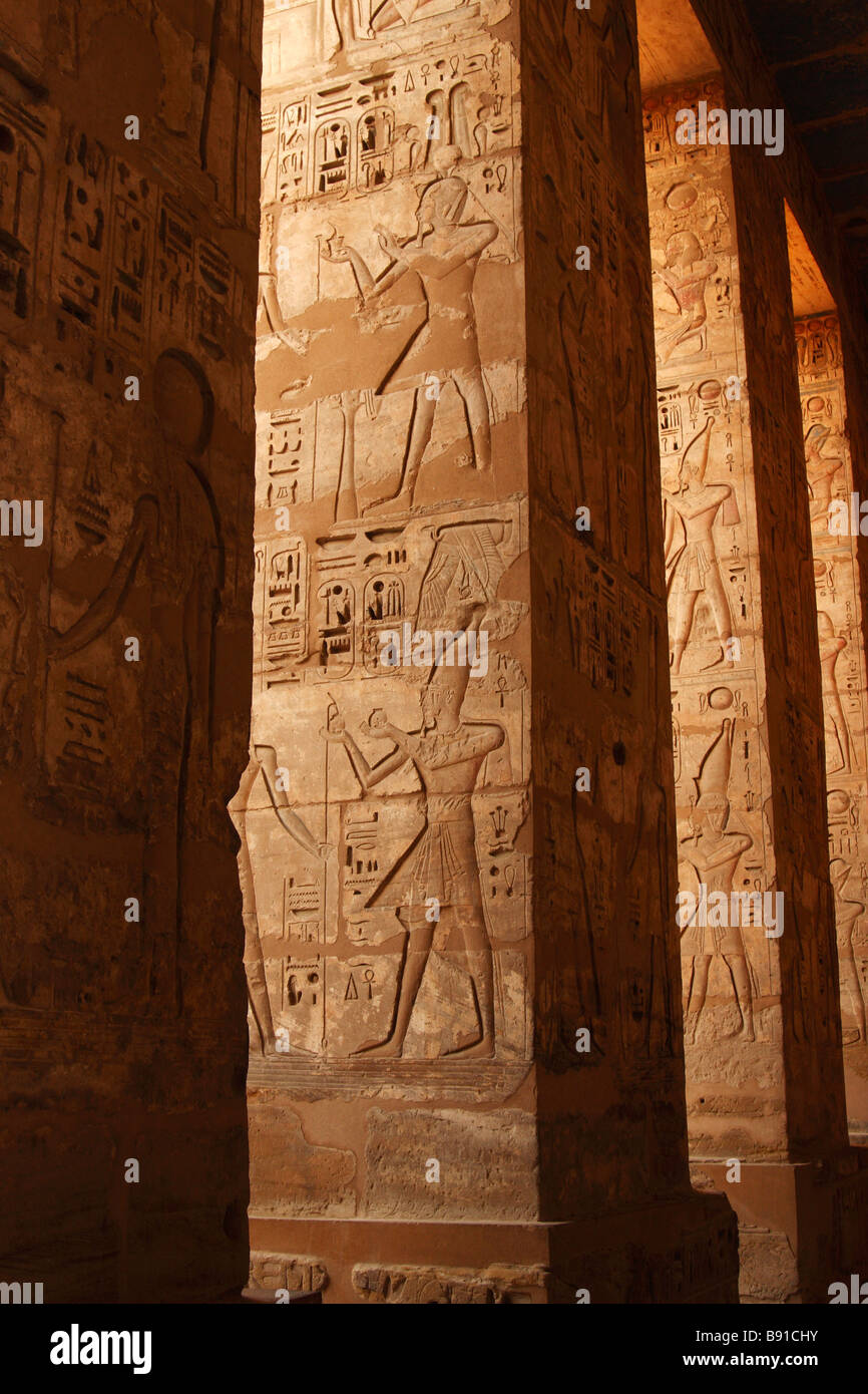 Egyptian hieroglyphics sun hi-res stock photography and images - Alamy