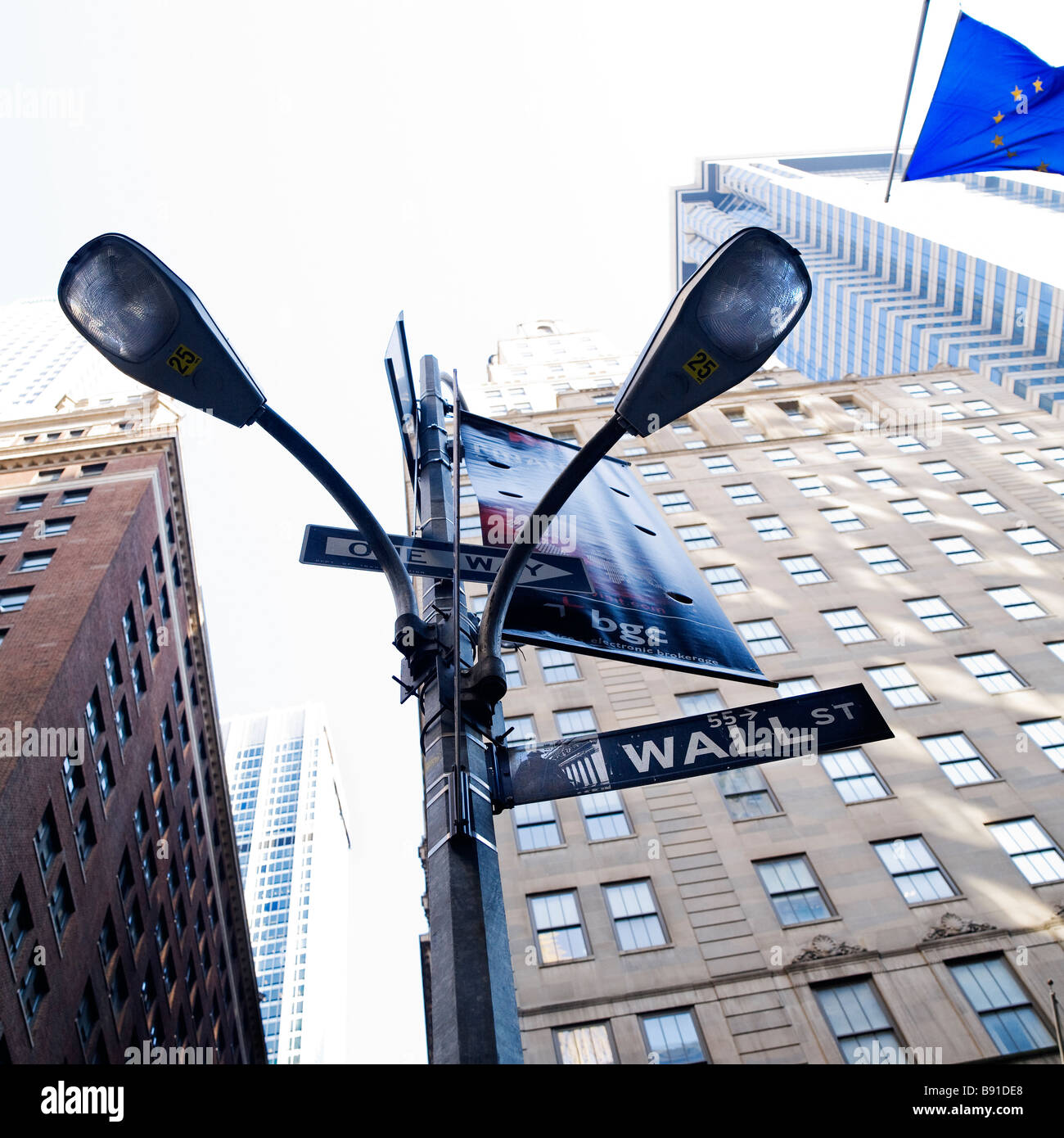 Street lamp direction signs hi-res stock photography and images - Alamy
