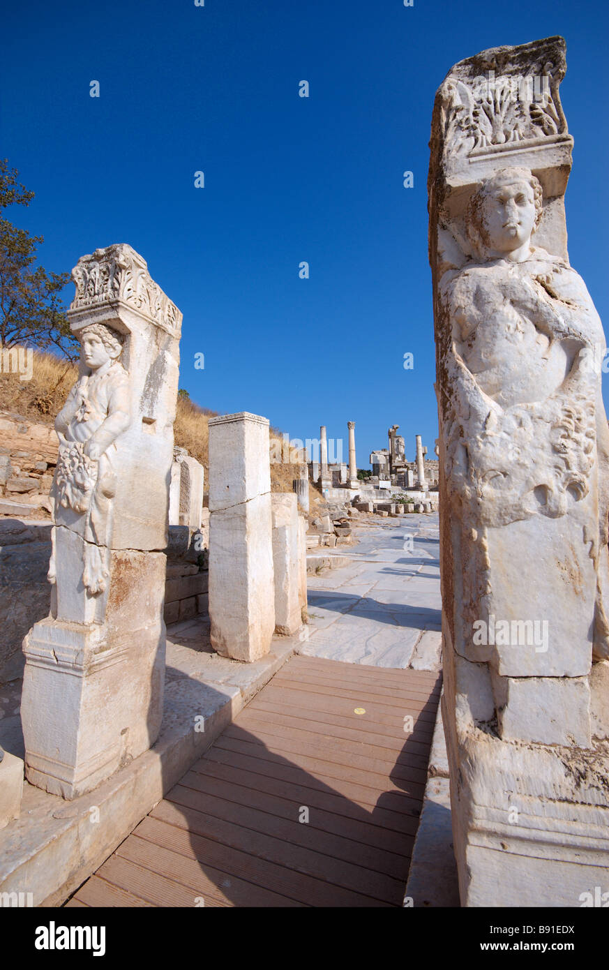 Ephesus turkey gate of hercules hi-res stock photography and images - Alamy