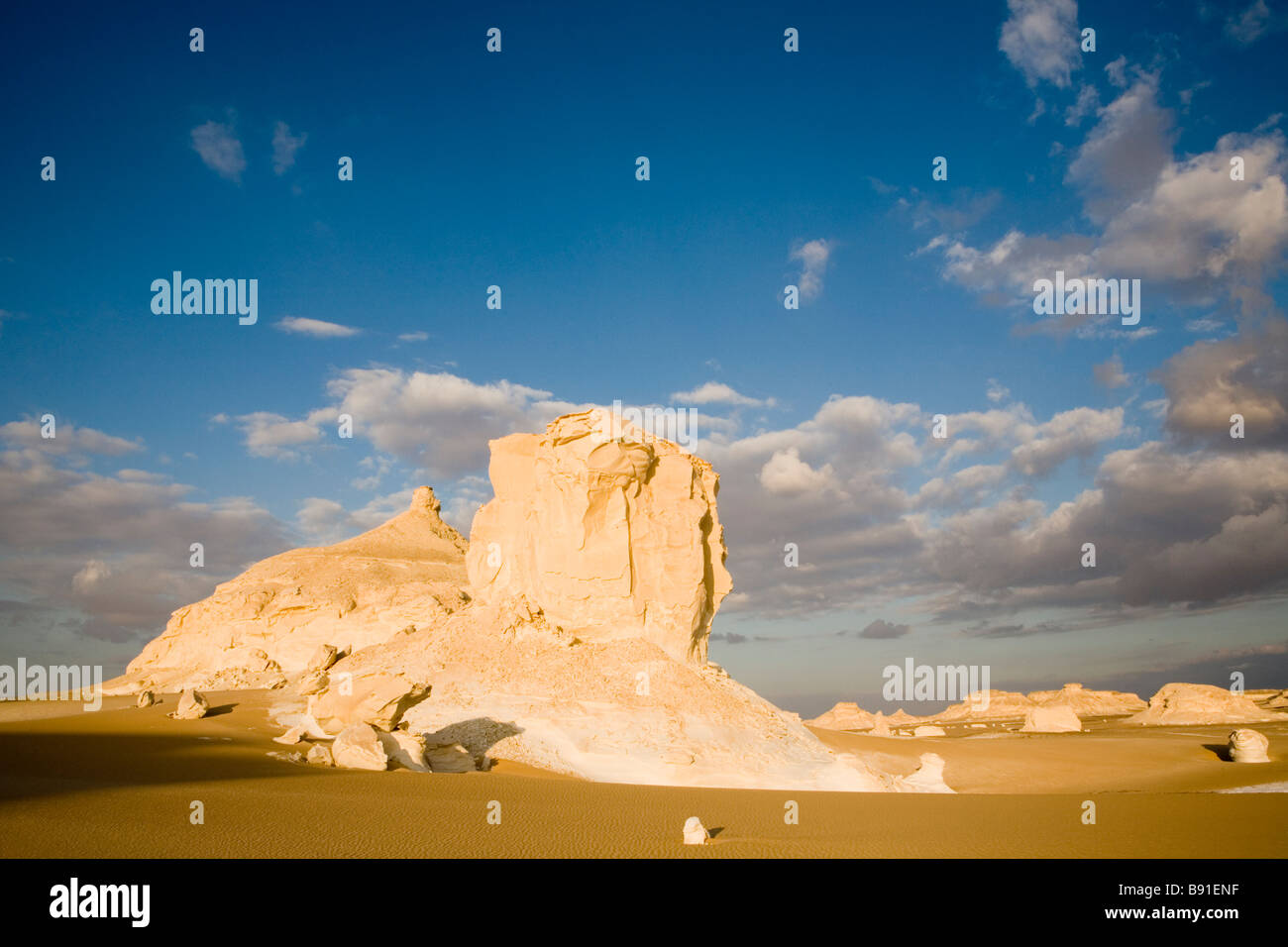 Inselberg the white desert surrounds the oasis of farafra hi-res stock ...