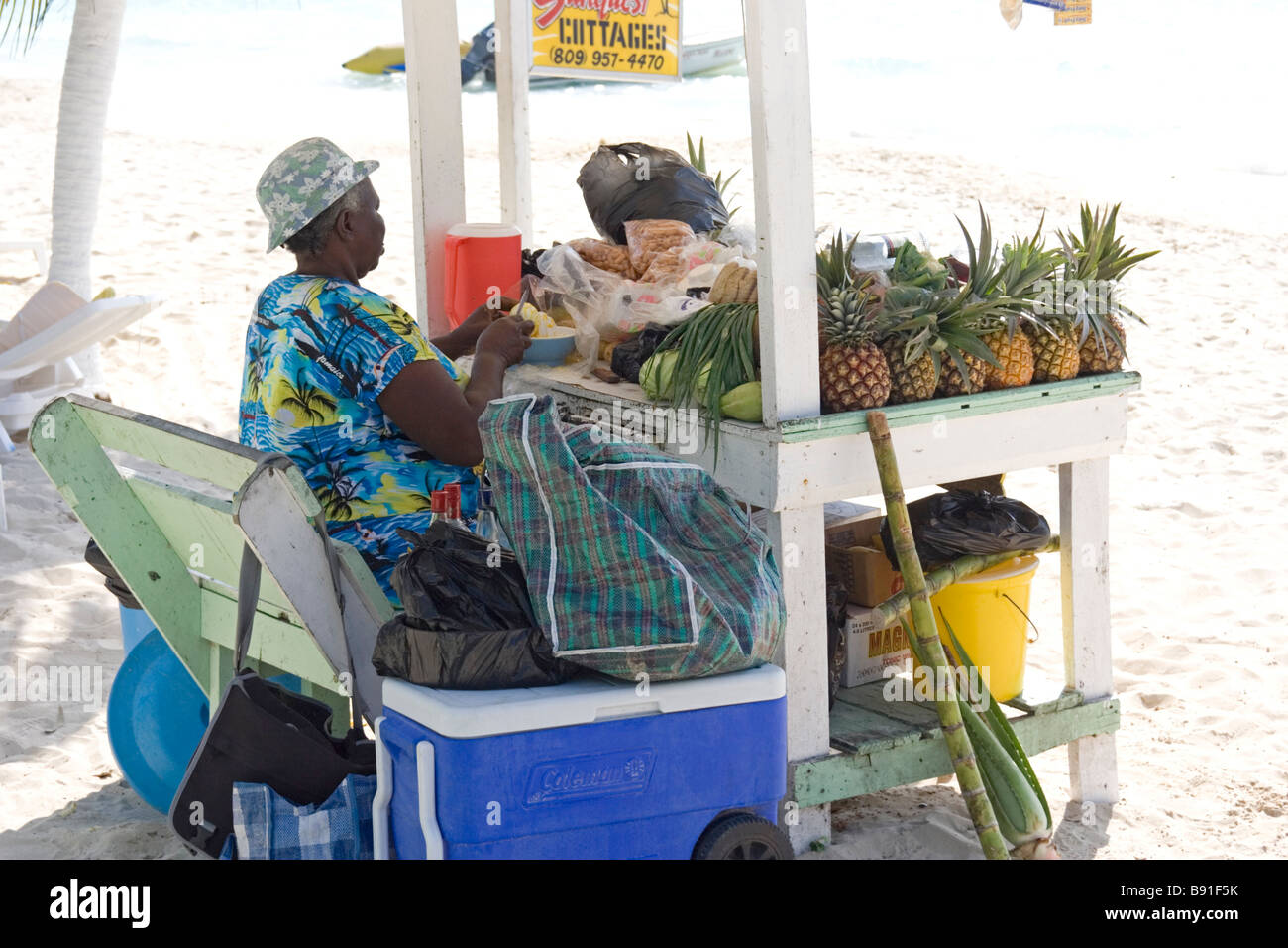 Jamaican market stall hi-res stock photography and images - Alamy