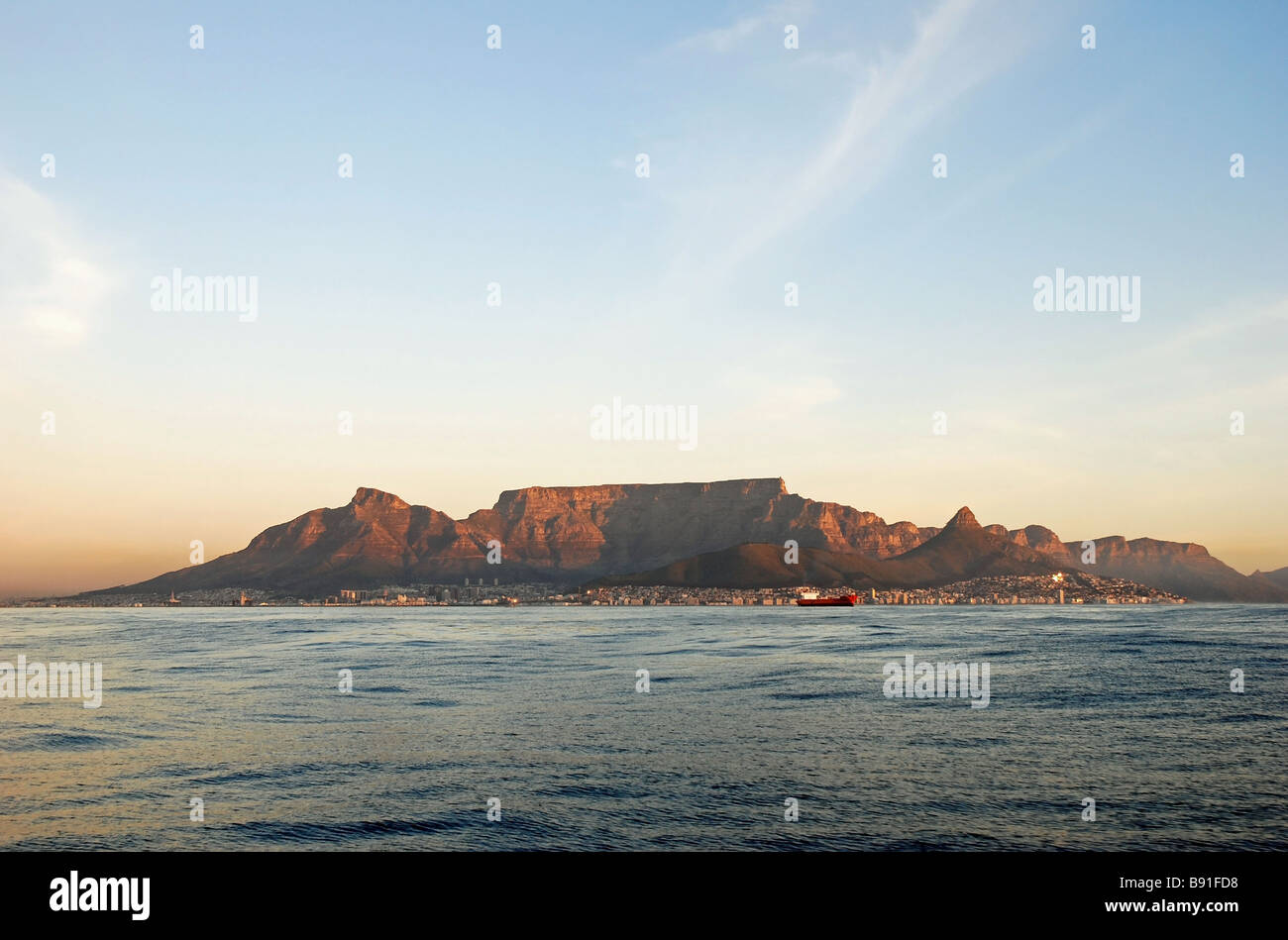 Cargo ship bridge windows from hi-res stock photography and images - Alamy