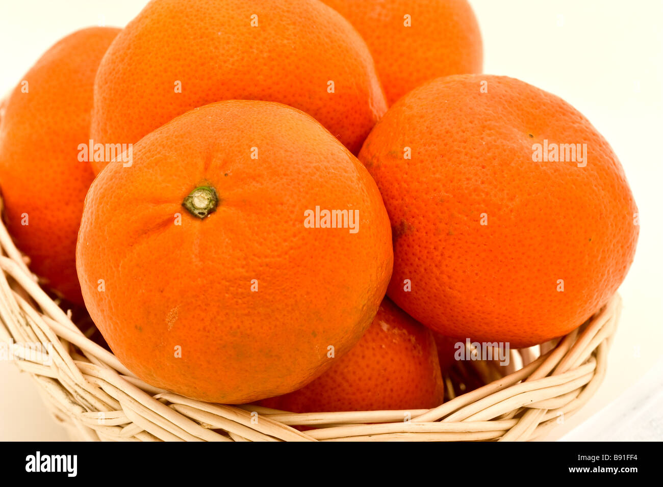 Small edible fruit hi-res stock photography and images - Alamy