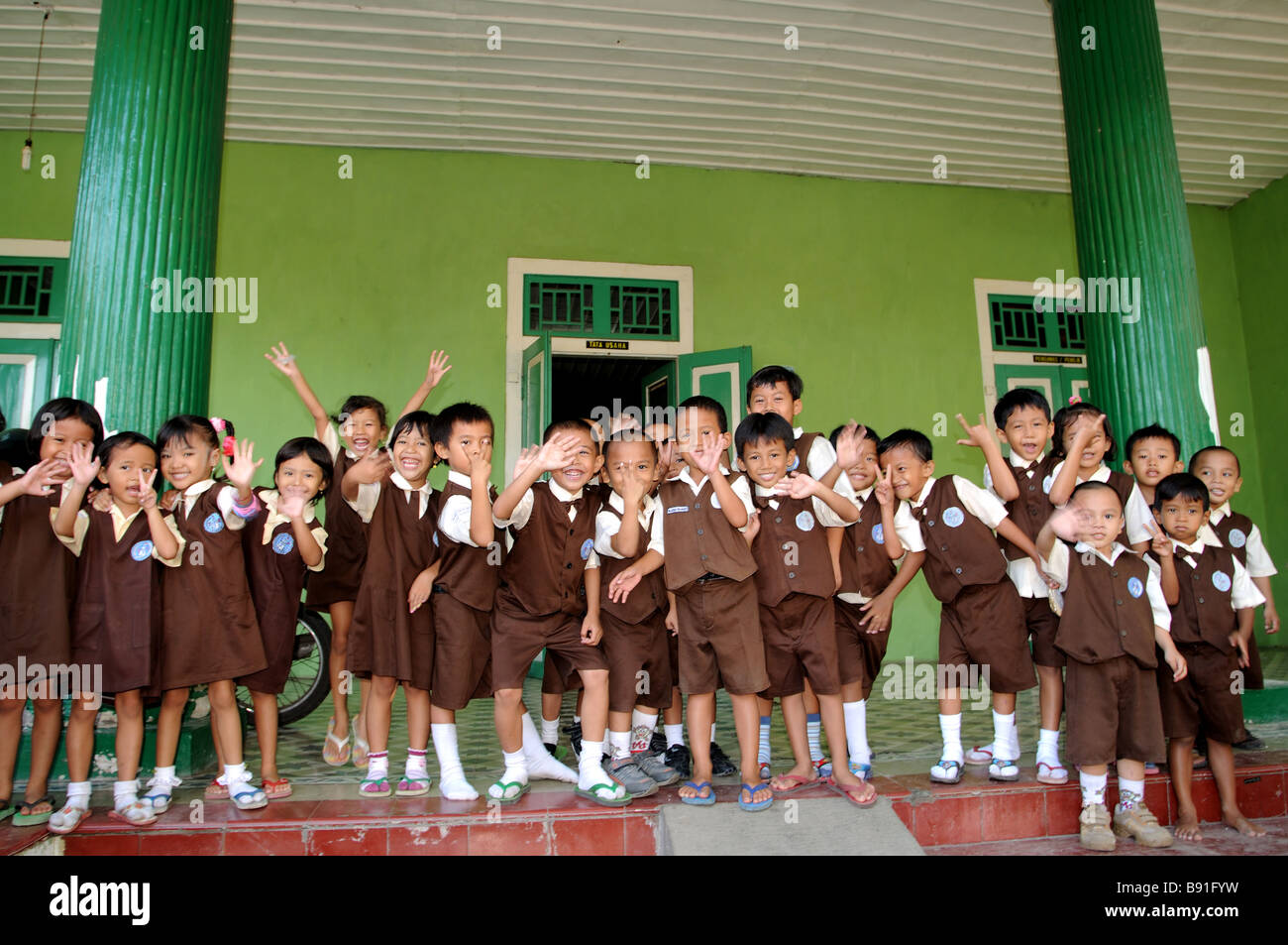 primary school cirebon java indonesia Stock Photo - Alamy