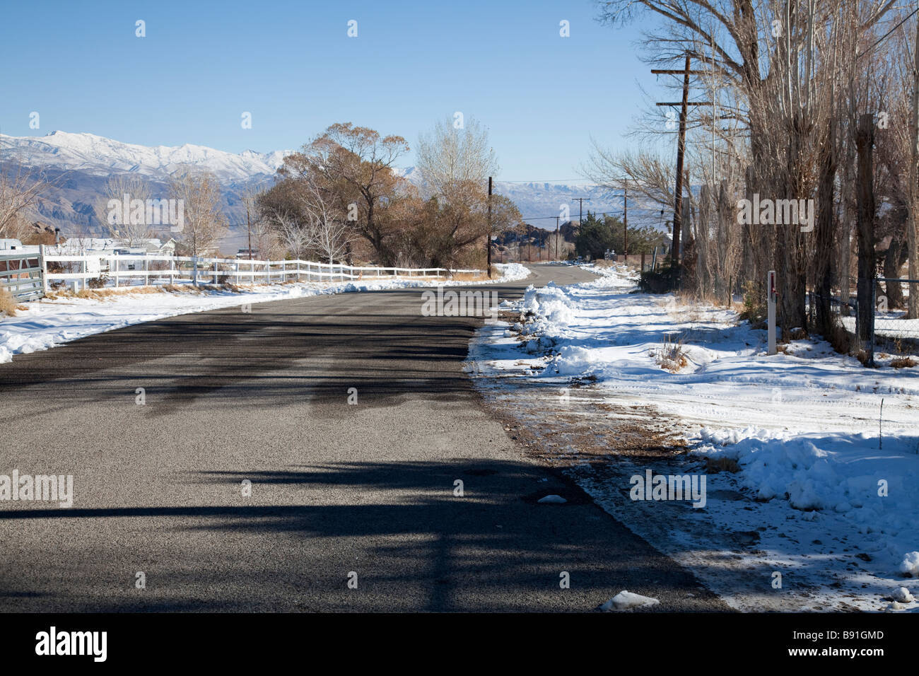 Snow neighborhood hi-res stock photography and images - Alamy
