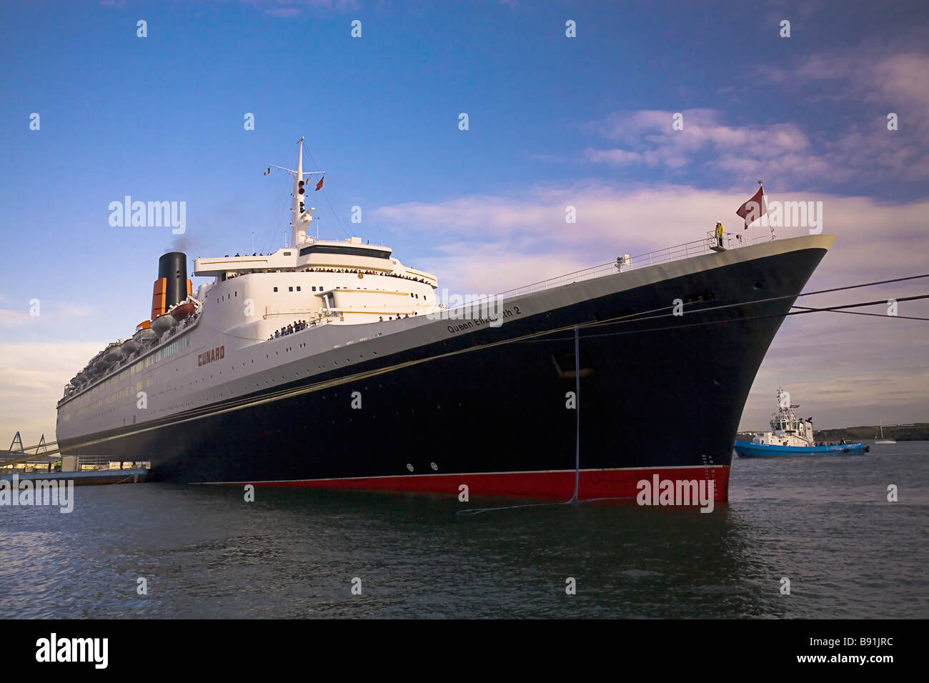 Qe2 hi-res stock photography and images - Alamy