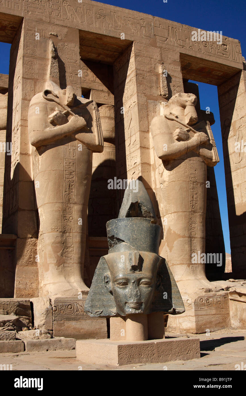 Ramses ii as osiris hi-res stock photography and images - Alamy