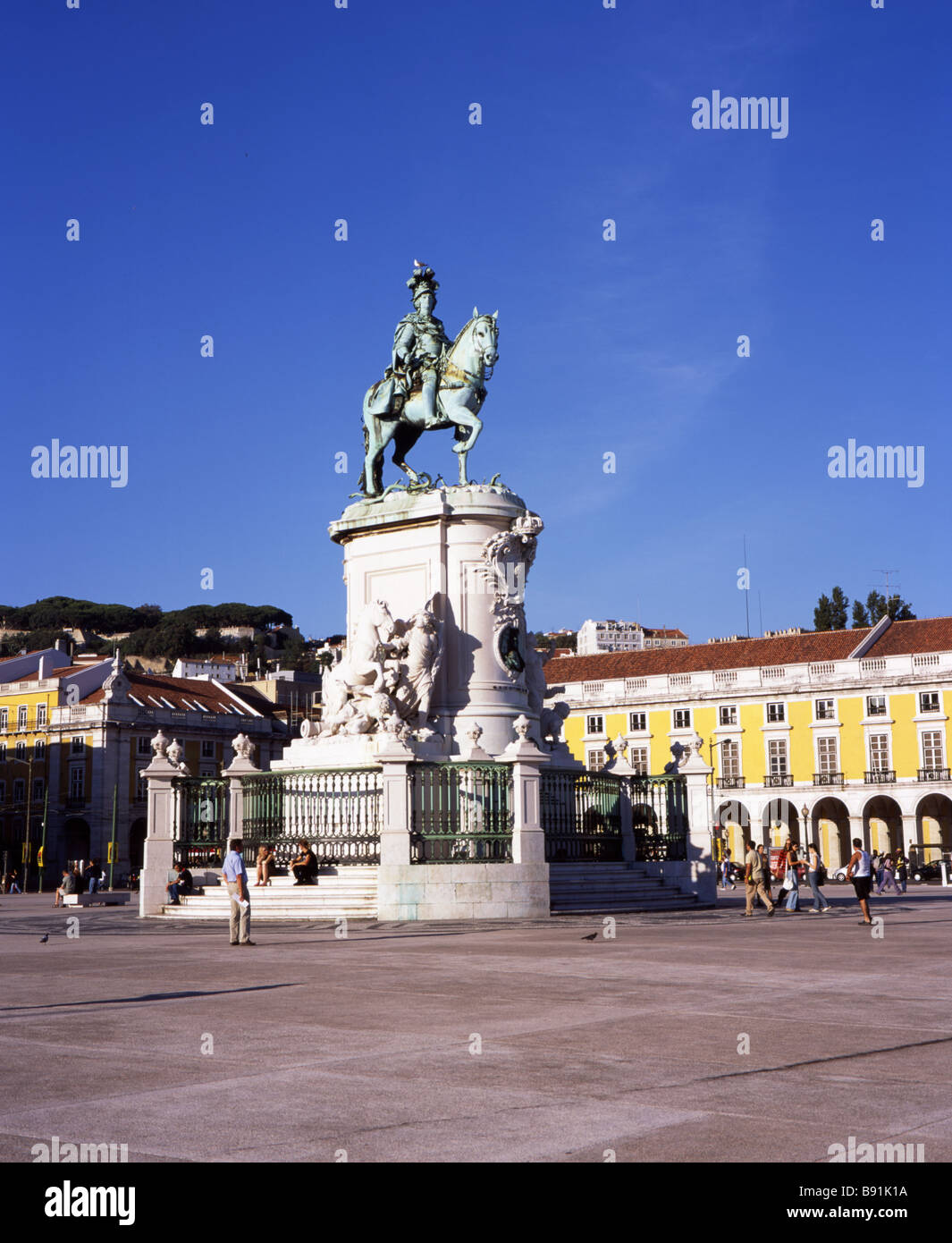King jose 1 statue hi-res stock photography and images - Alamy