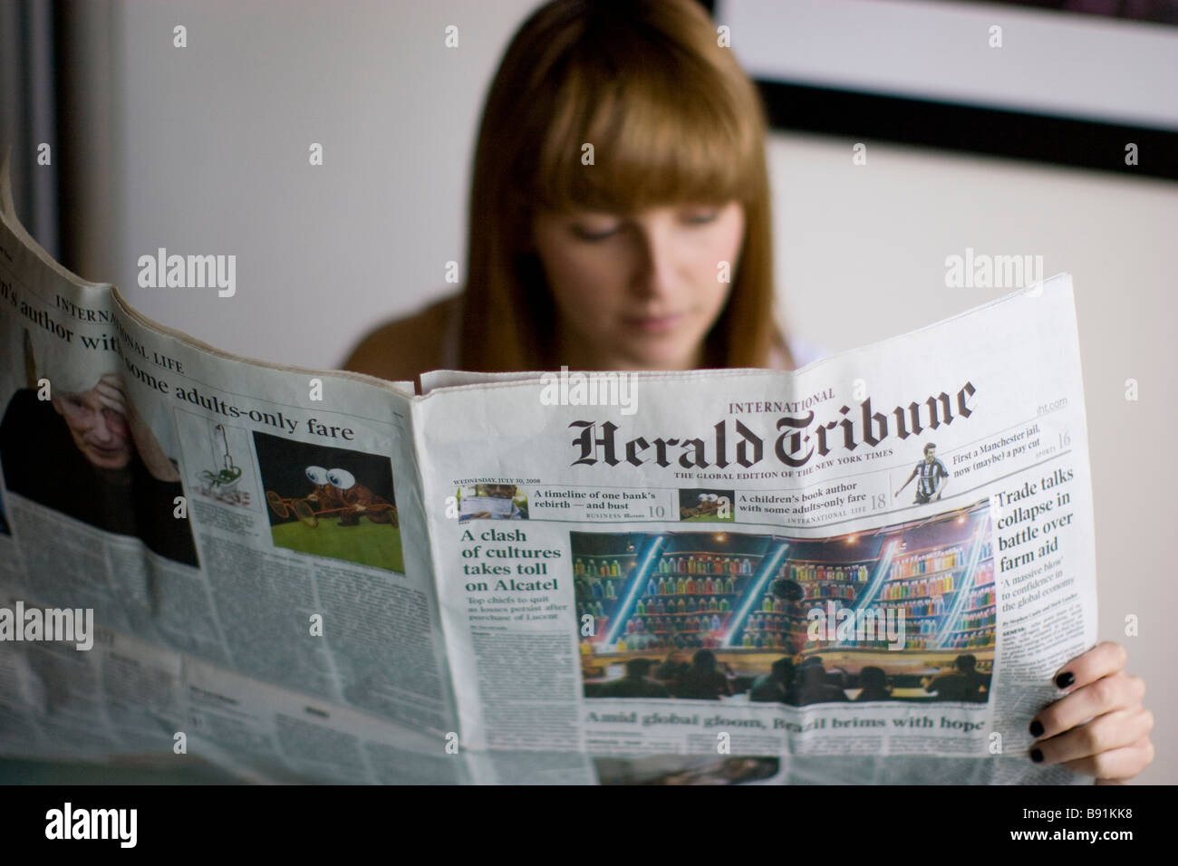 Herald tribune newspaper hi-res stock photography and images - Alamy