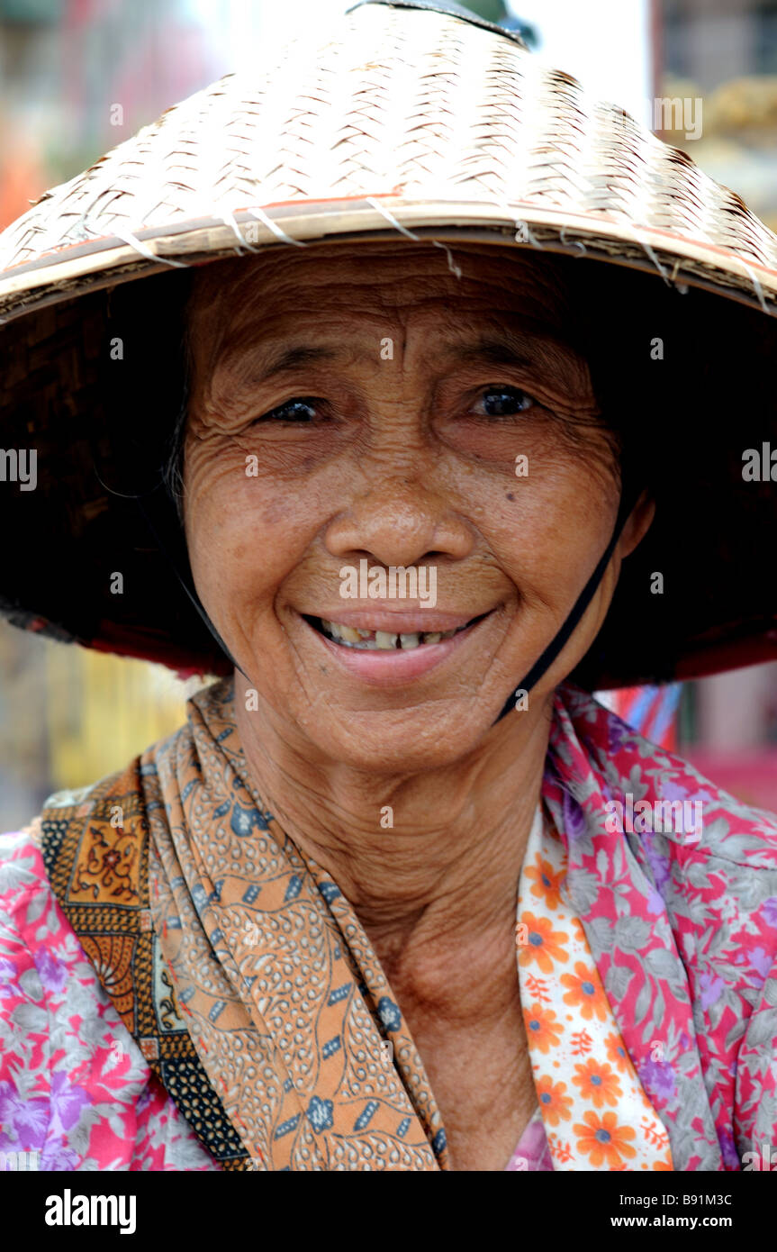 Semarang java indonesia women hi-res stock photography and images - Alamy