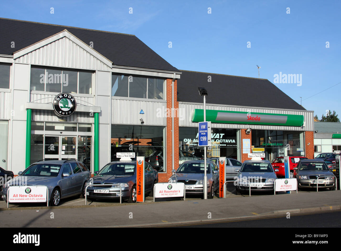 Skoda badge hi-res stock photography and images - Alamy